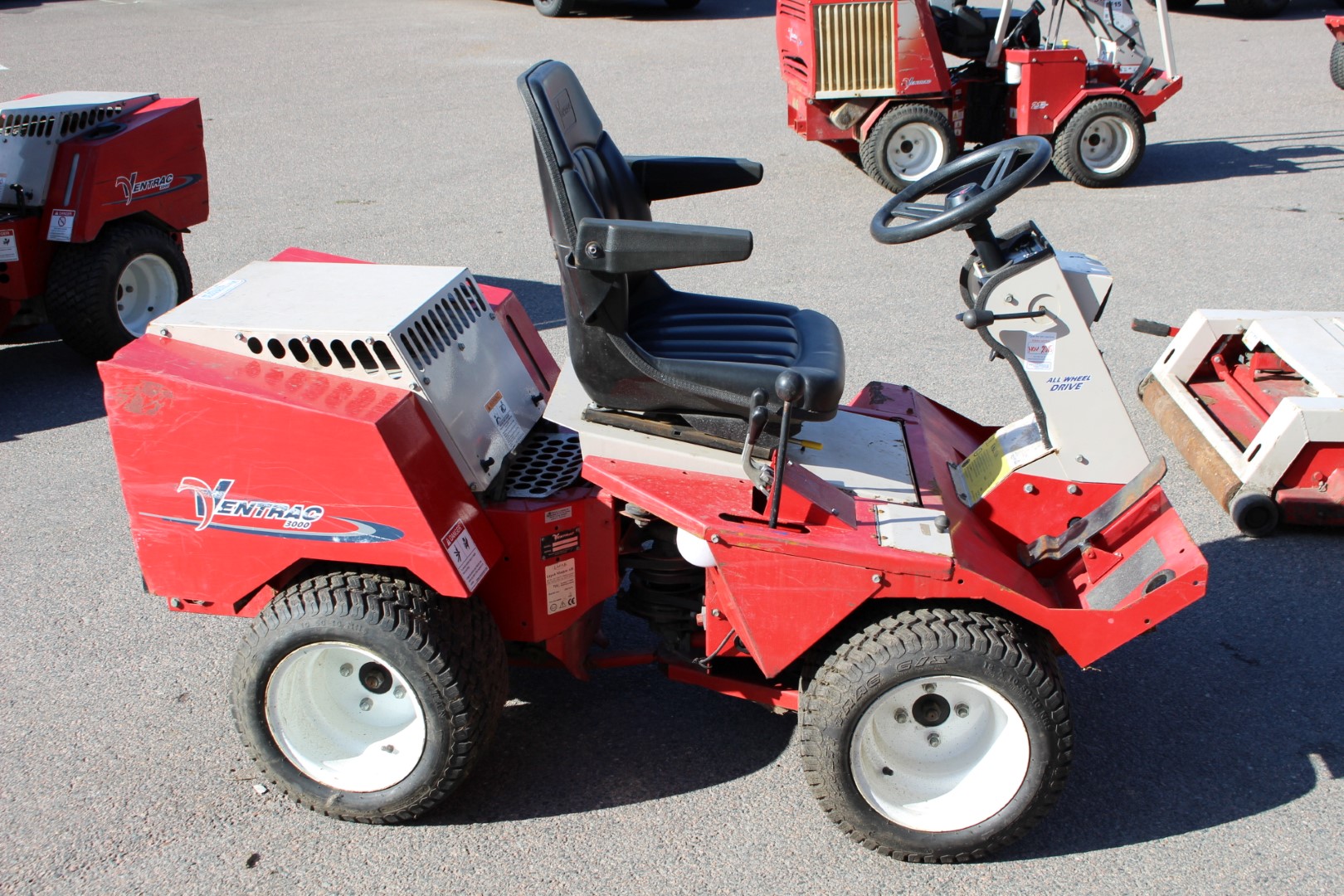 Utility carrier Ventrac 3000 with cutting unit - PS Auction - We value the future - Largest in ...