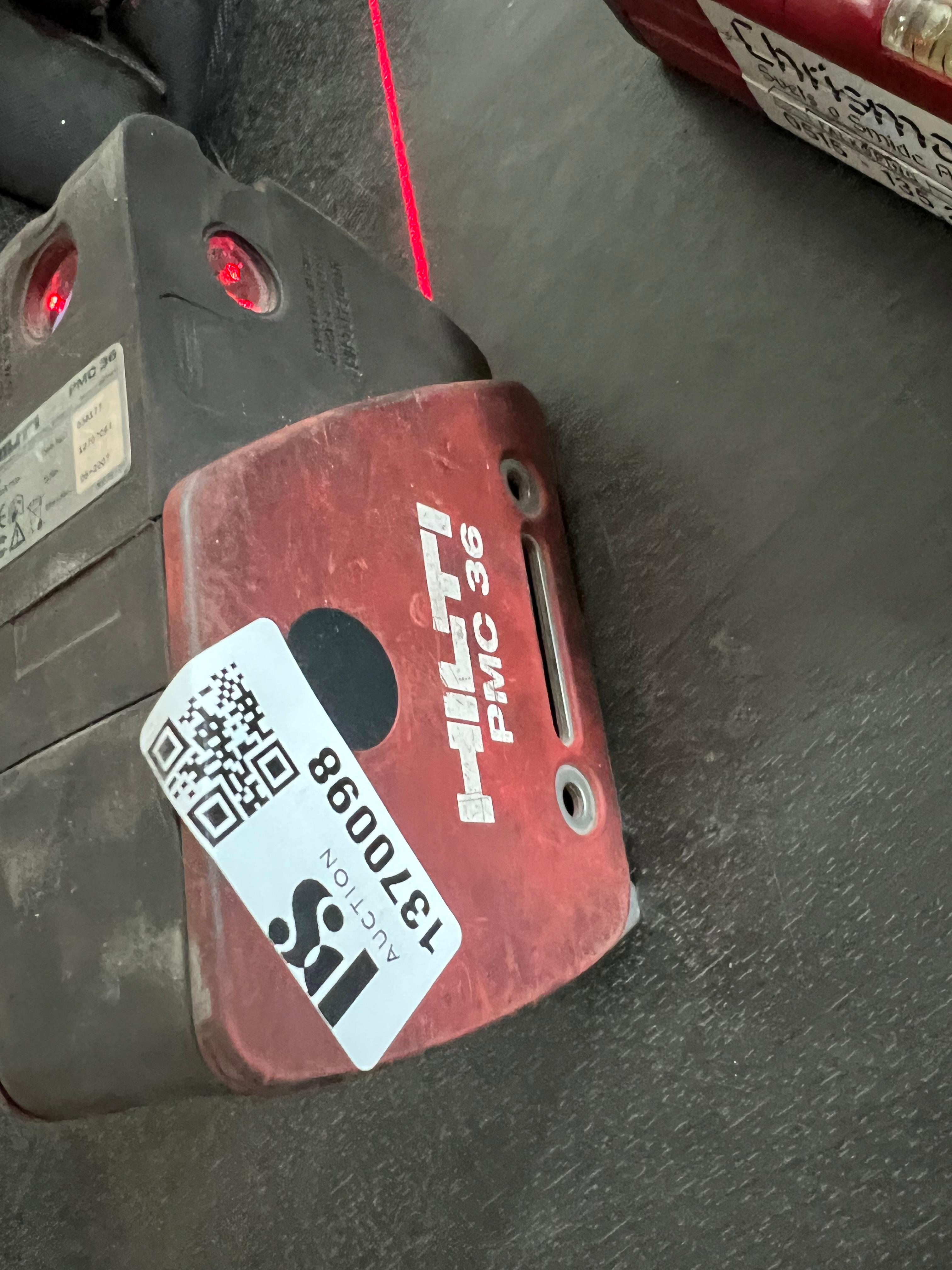 Hilti PMC36 Laser och PD20 avståndsmätare - Auktioner online ...