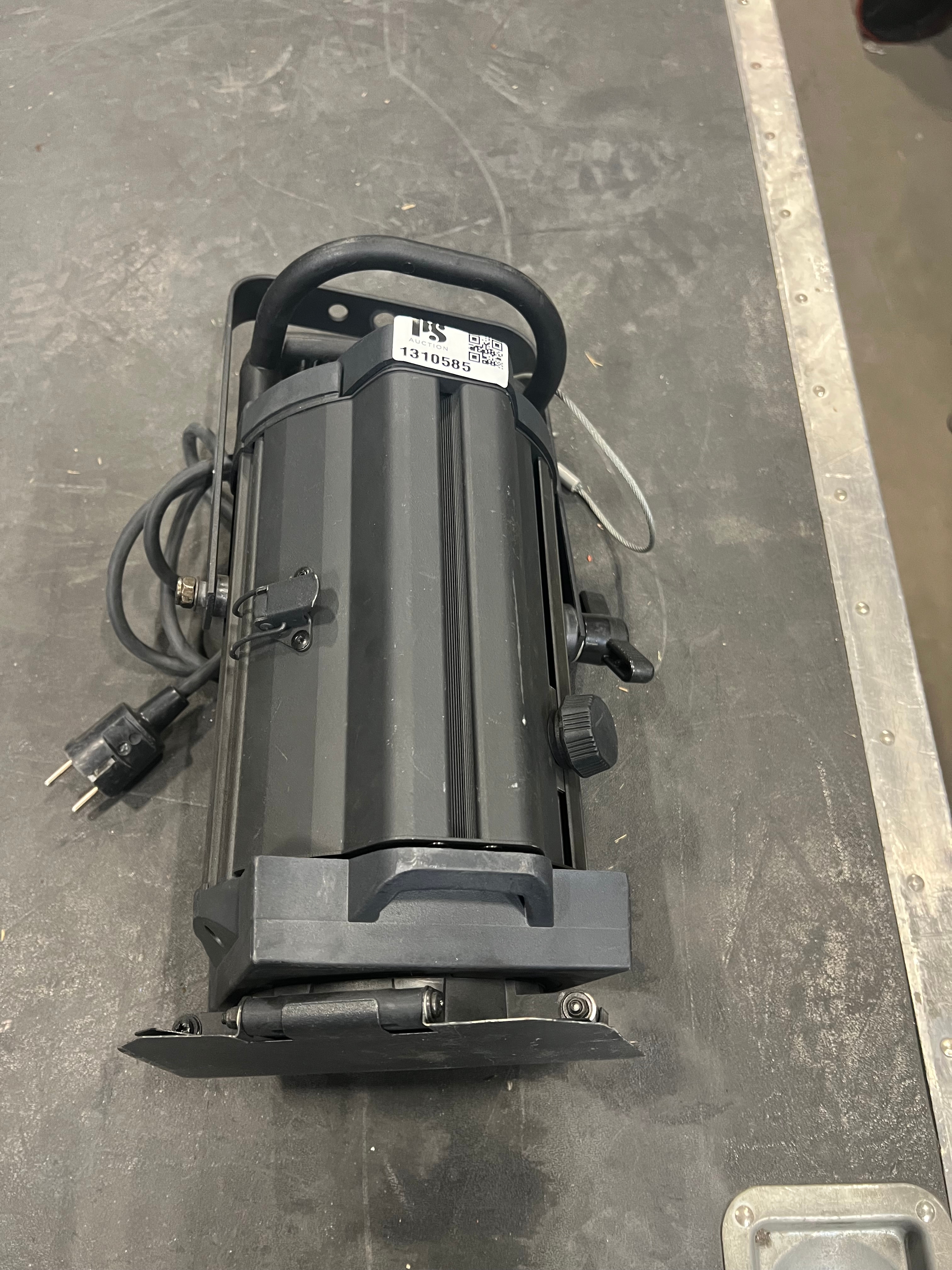 Selecon Acclaim Fresnel 650w 3st - Auktioner online - Nätauktioner ...