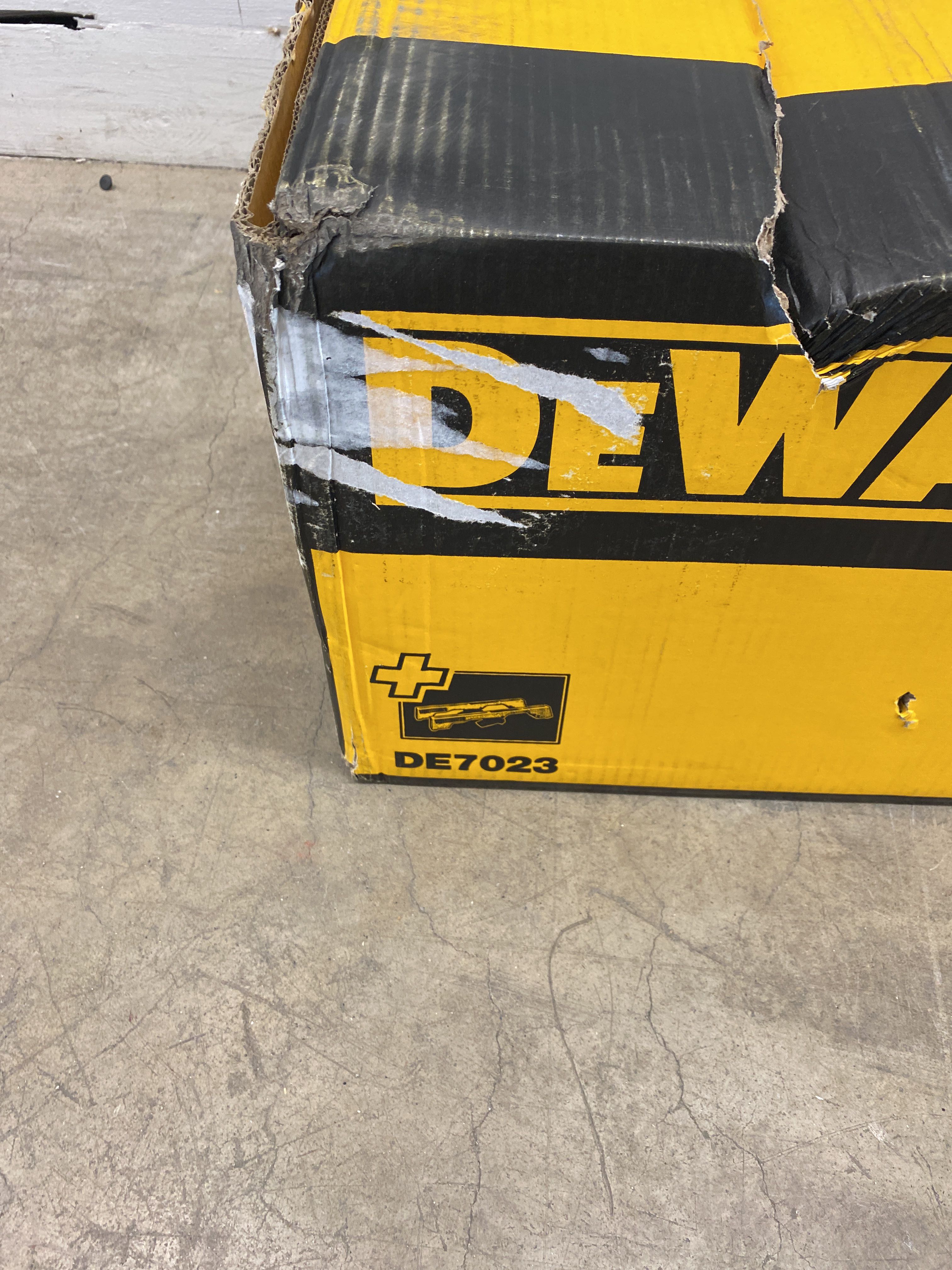 Workbench Dewalt DE7023 - PS Auction - We value the future - Largest in ...