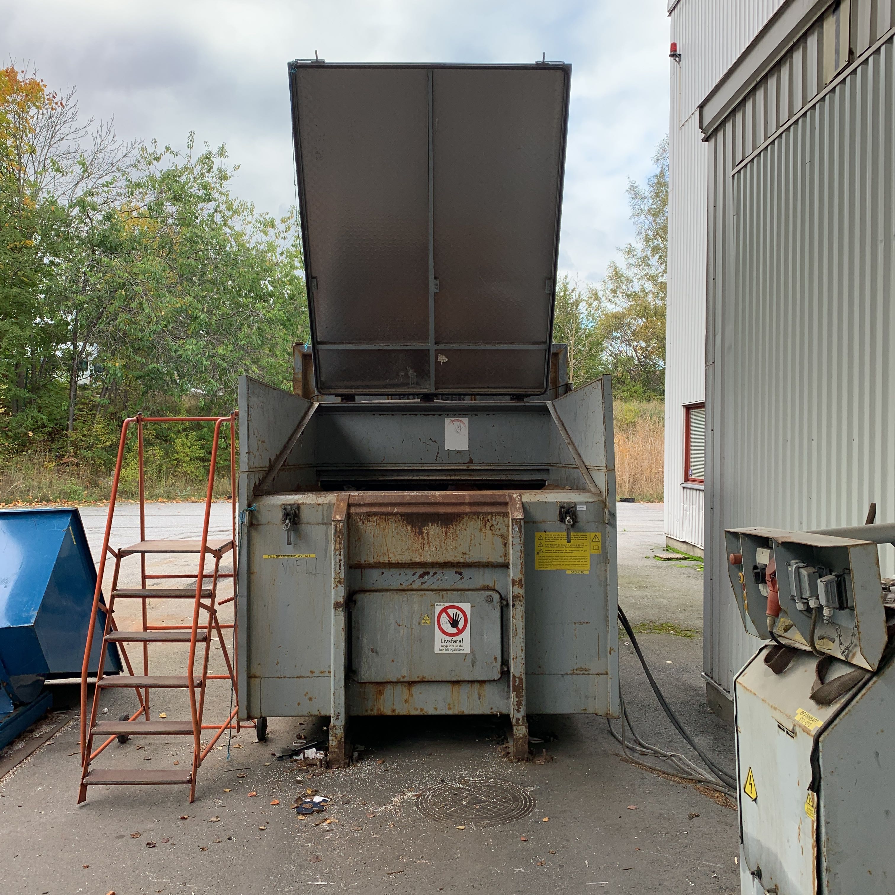 Komprimator container - Auktioner online - Nätauktioner ...