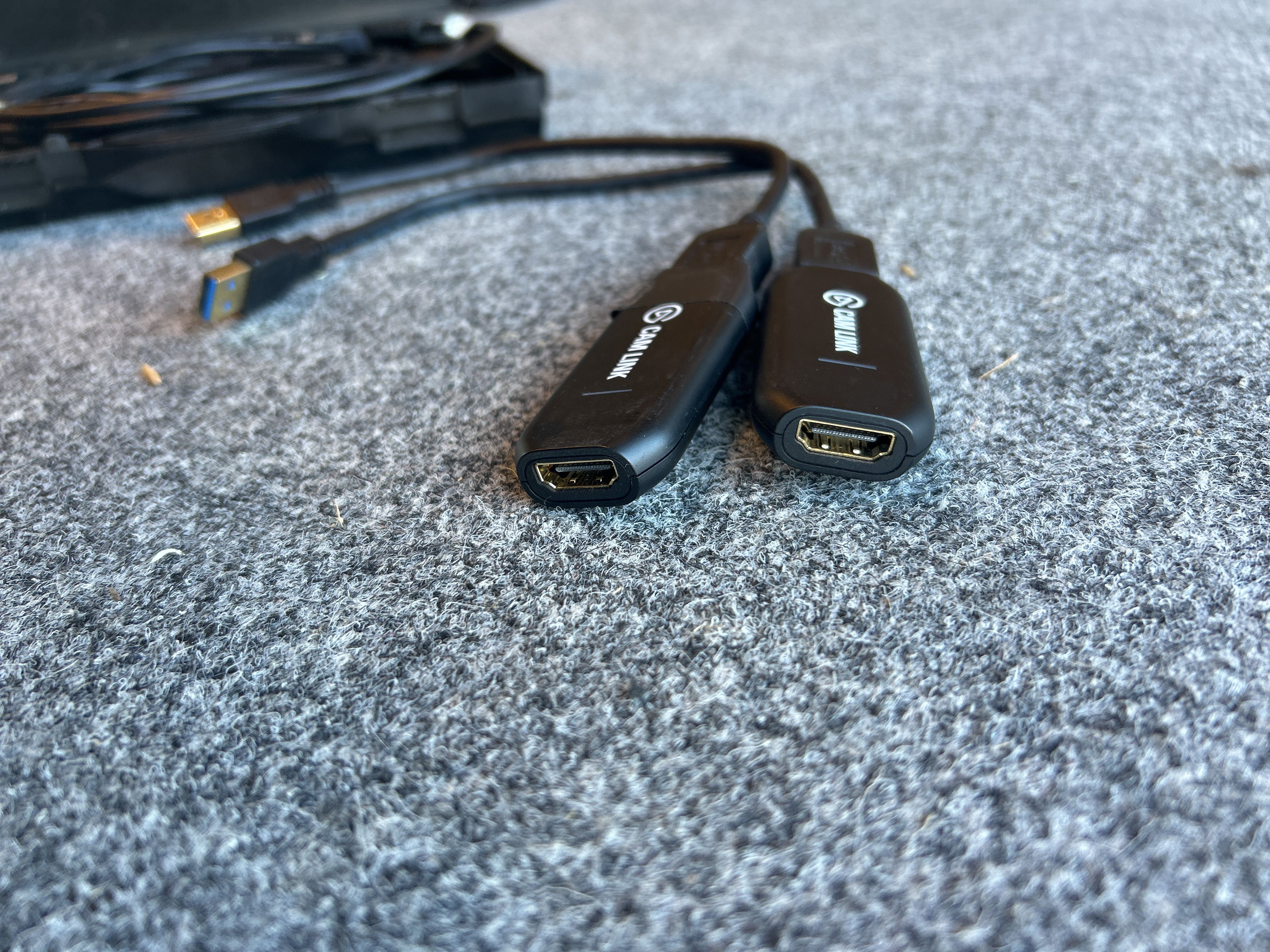 2 HDMI to USB video interfaces with cables - Elgato Cam - PS Auction ...