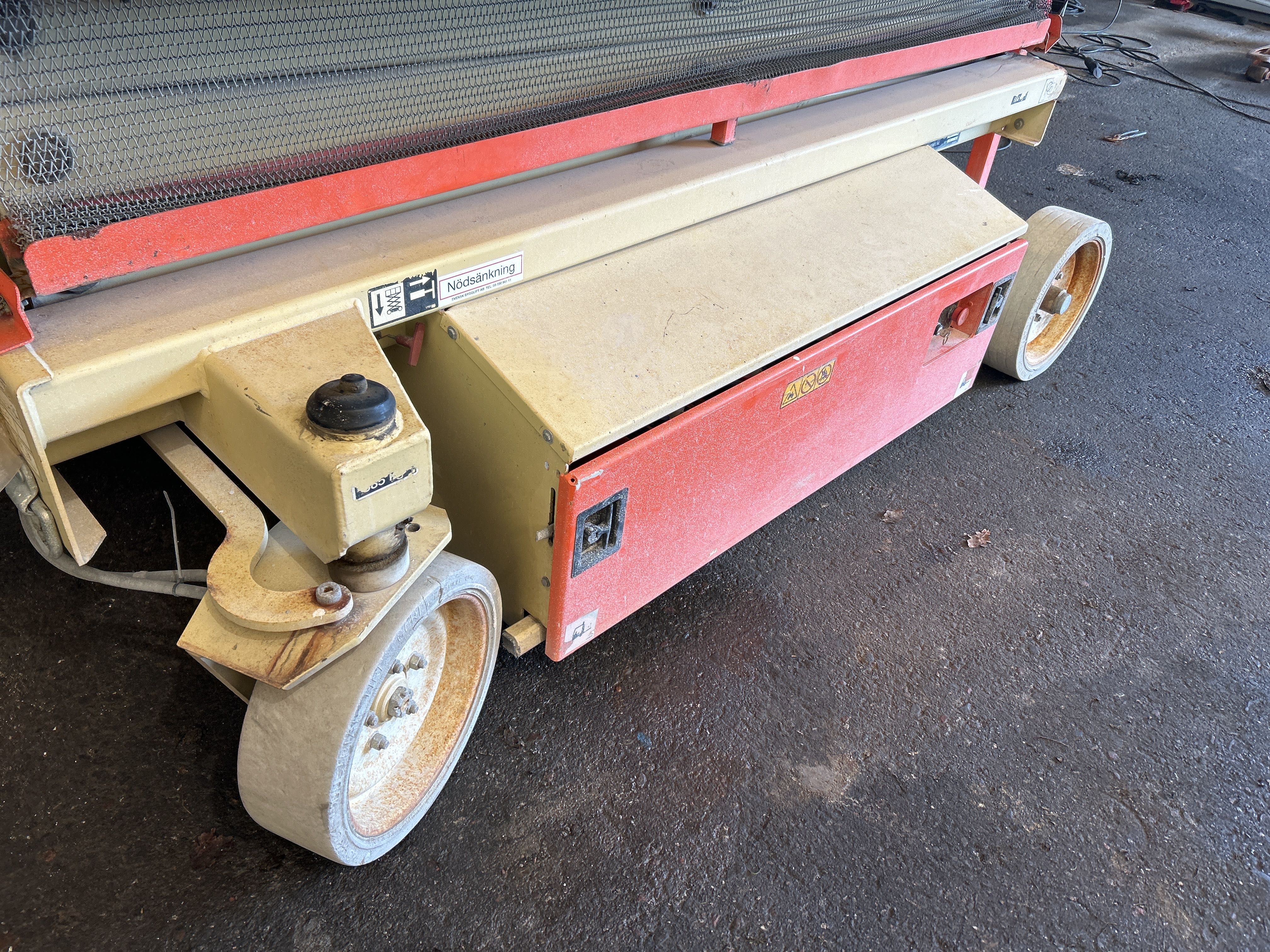 Saxlift - JLG 2658E, -1998 - Auktioner online - Nätauktioner ...