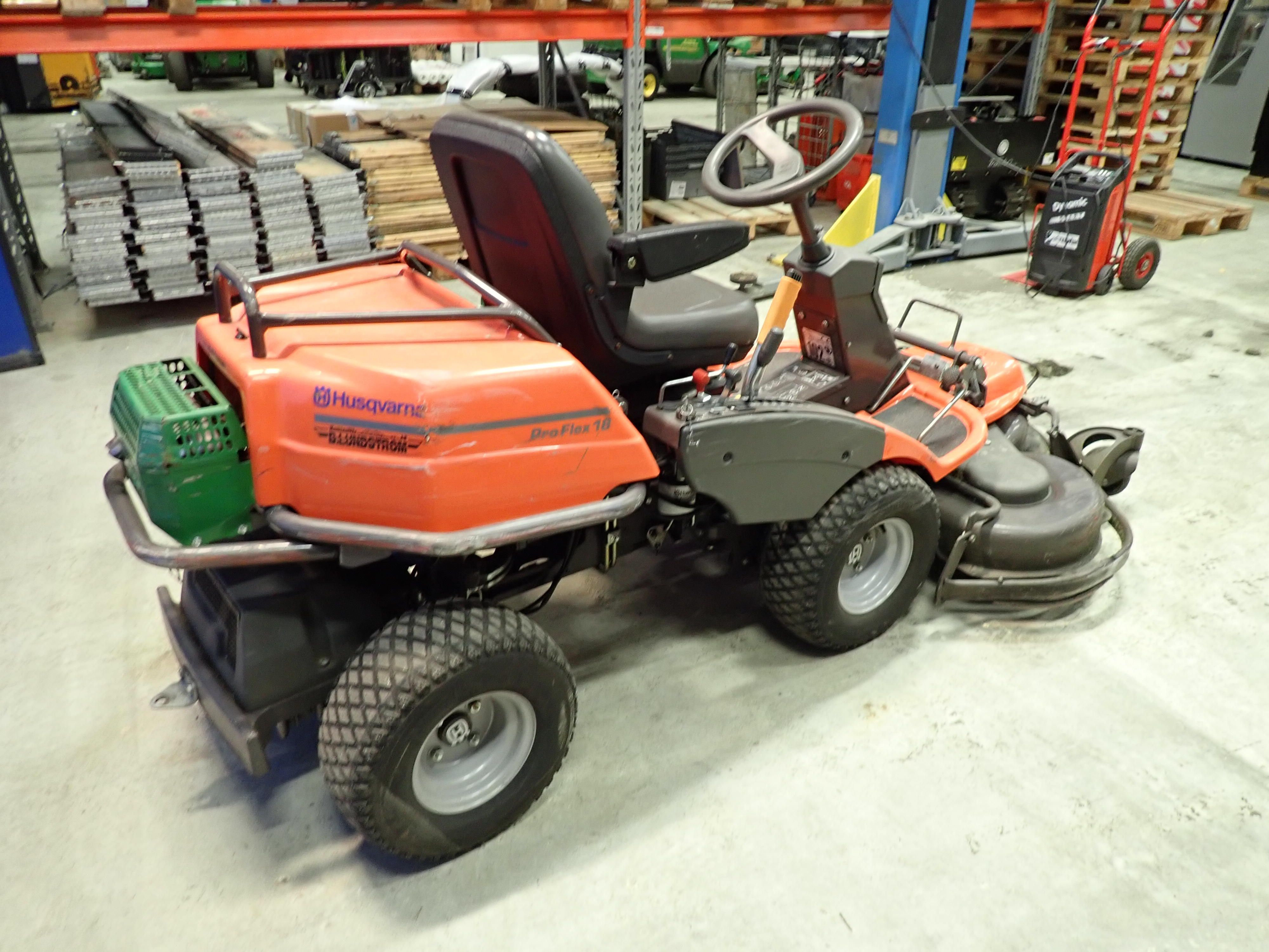 Riding mower Husqvarna Proflex 18 - PS Auction - We value the future ...