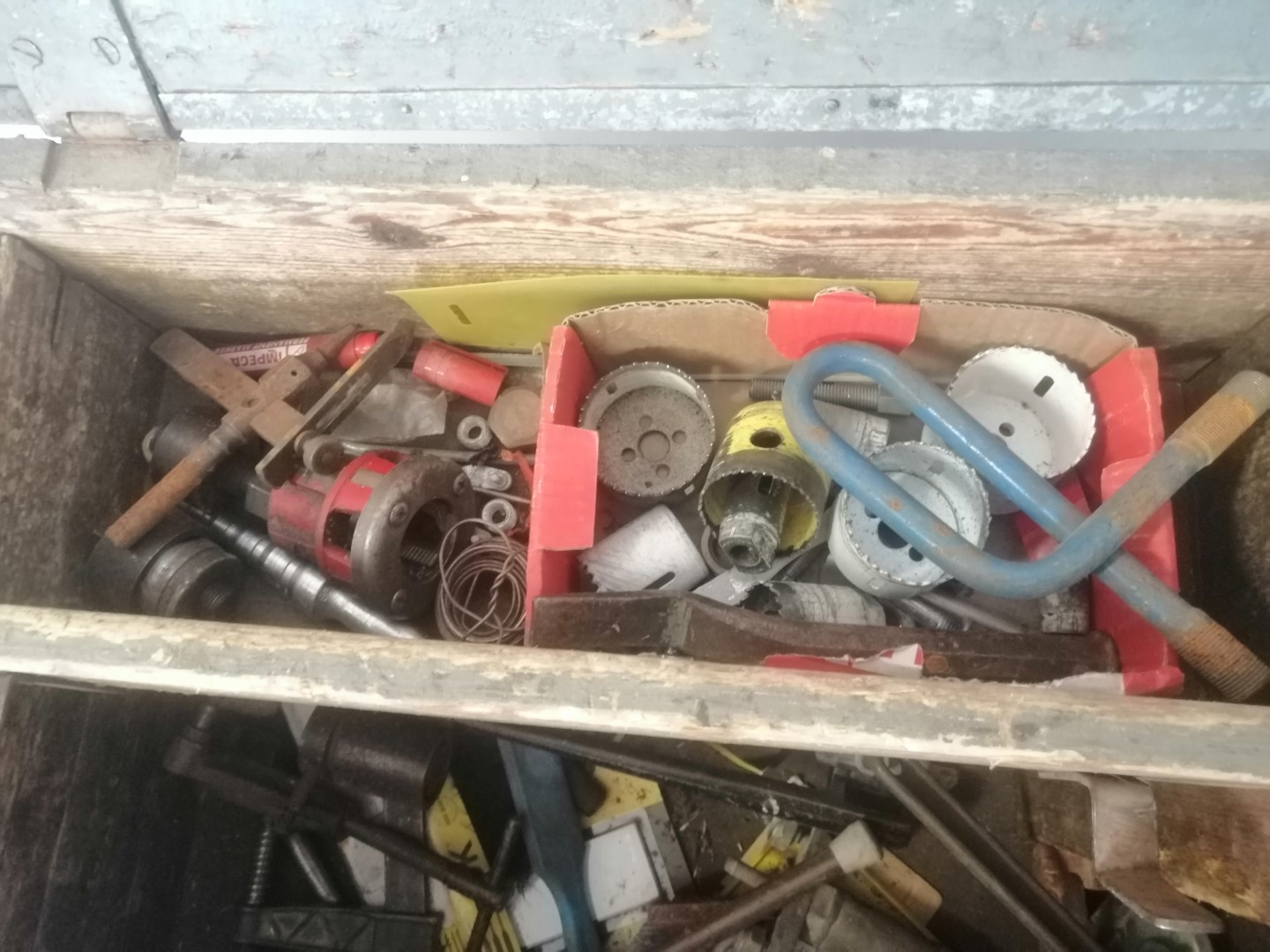 Fitter box with plumbing accessories - PS Auction - We value the future ...