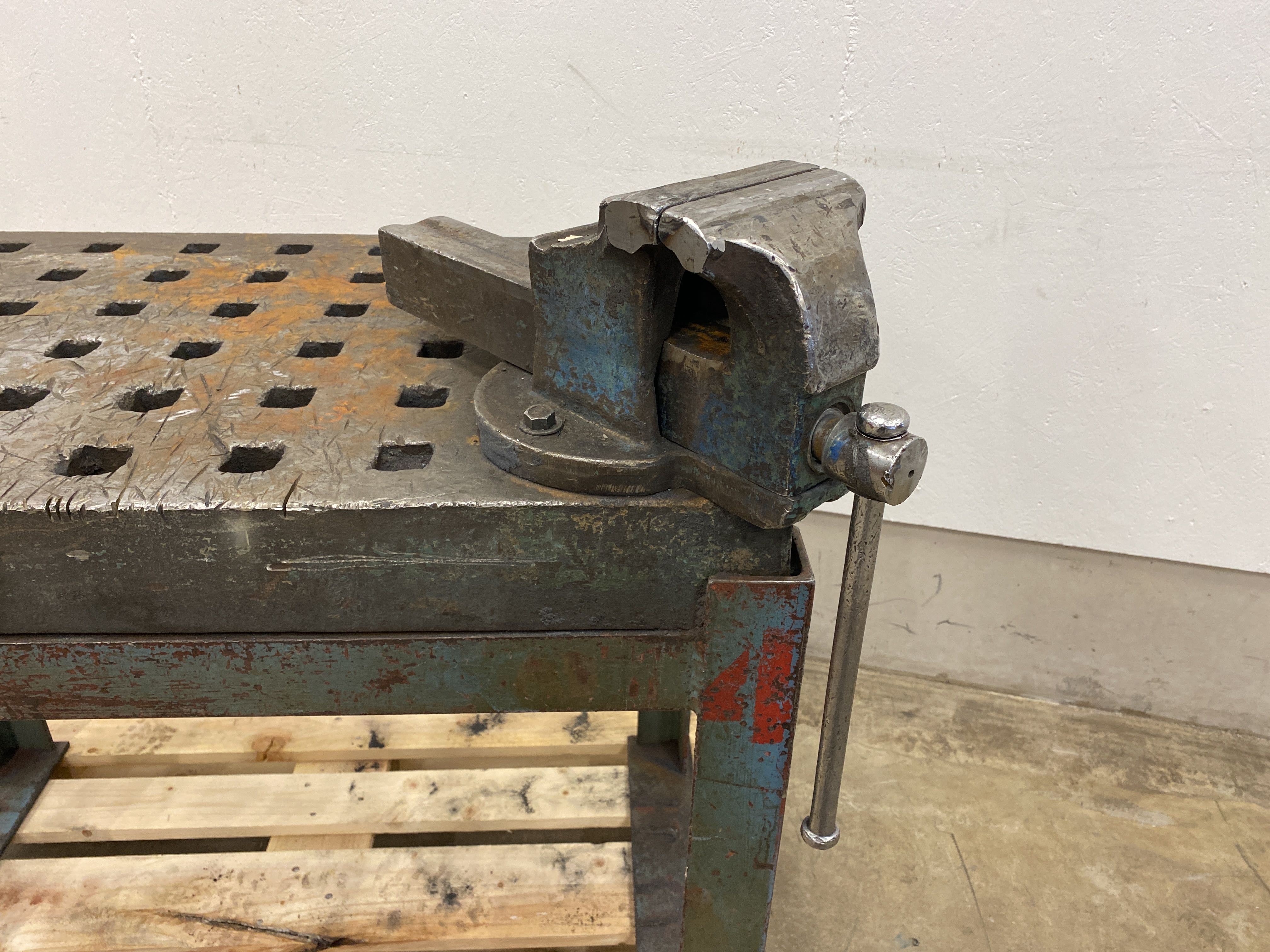 Forging table with vise - PS Auction - We value the future - Largest in ...
