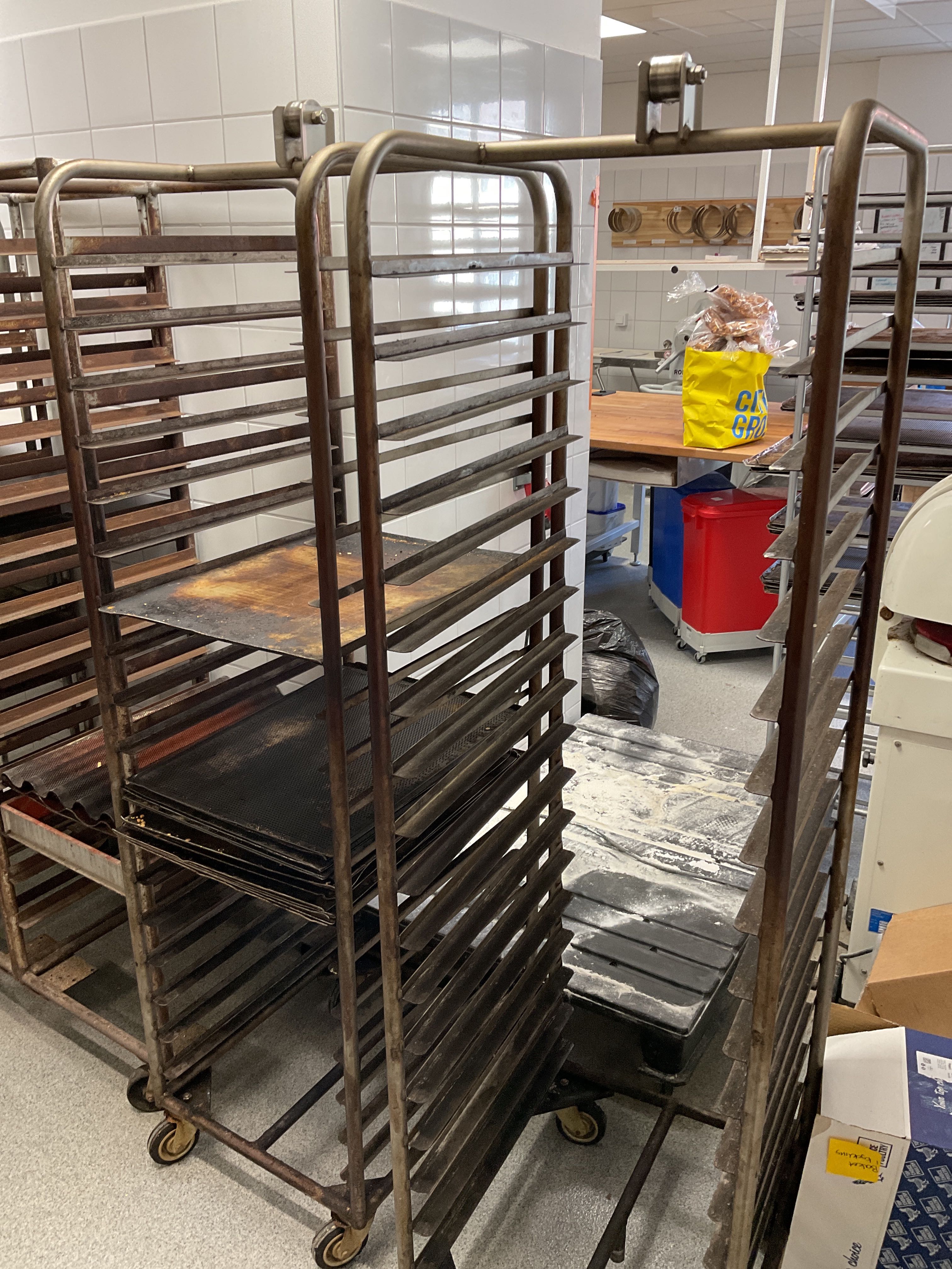 Bakery/Stick carts - PS Auction - We value the future - Largest in net ...