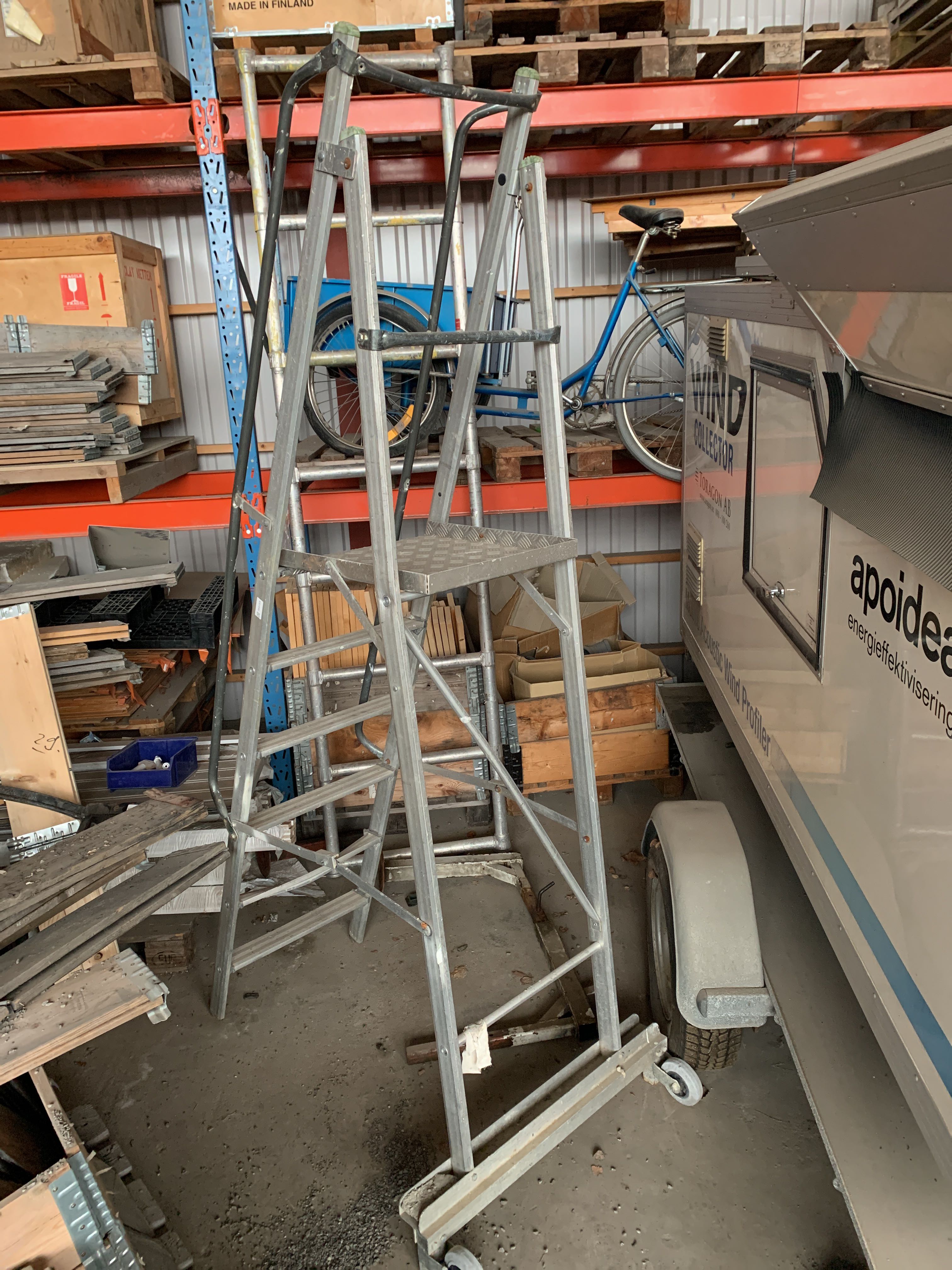 Mobile folding work platform - PS Auction - We value the future ...