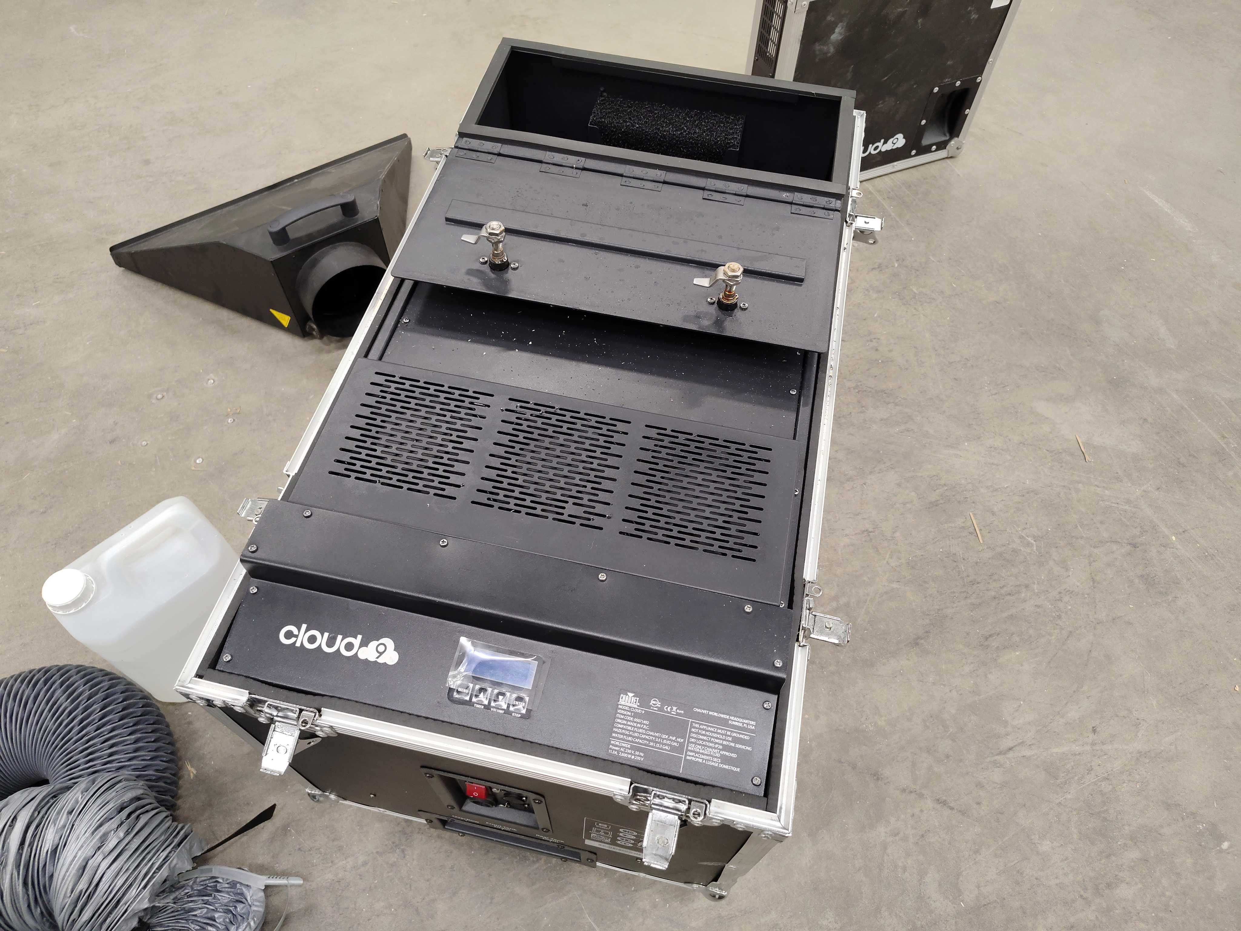 Chauvet Cloud 9 smoke machine – on wheels, complete with hose and ...