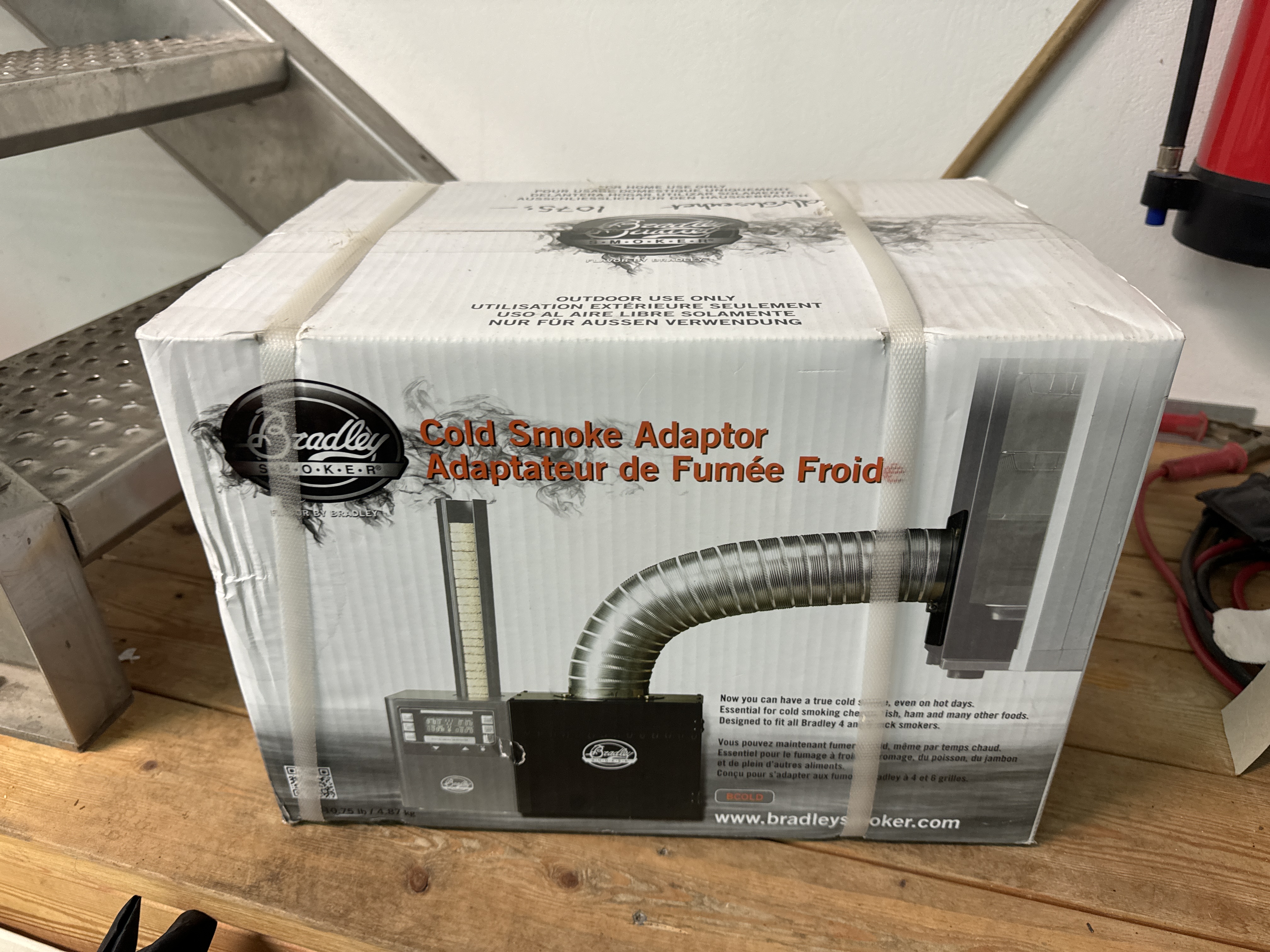 Bradley Cold Smoke Adaptor - Auktioner online - Nätauktioner ...