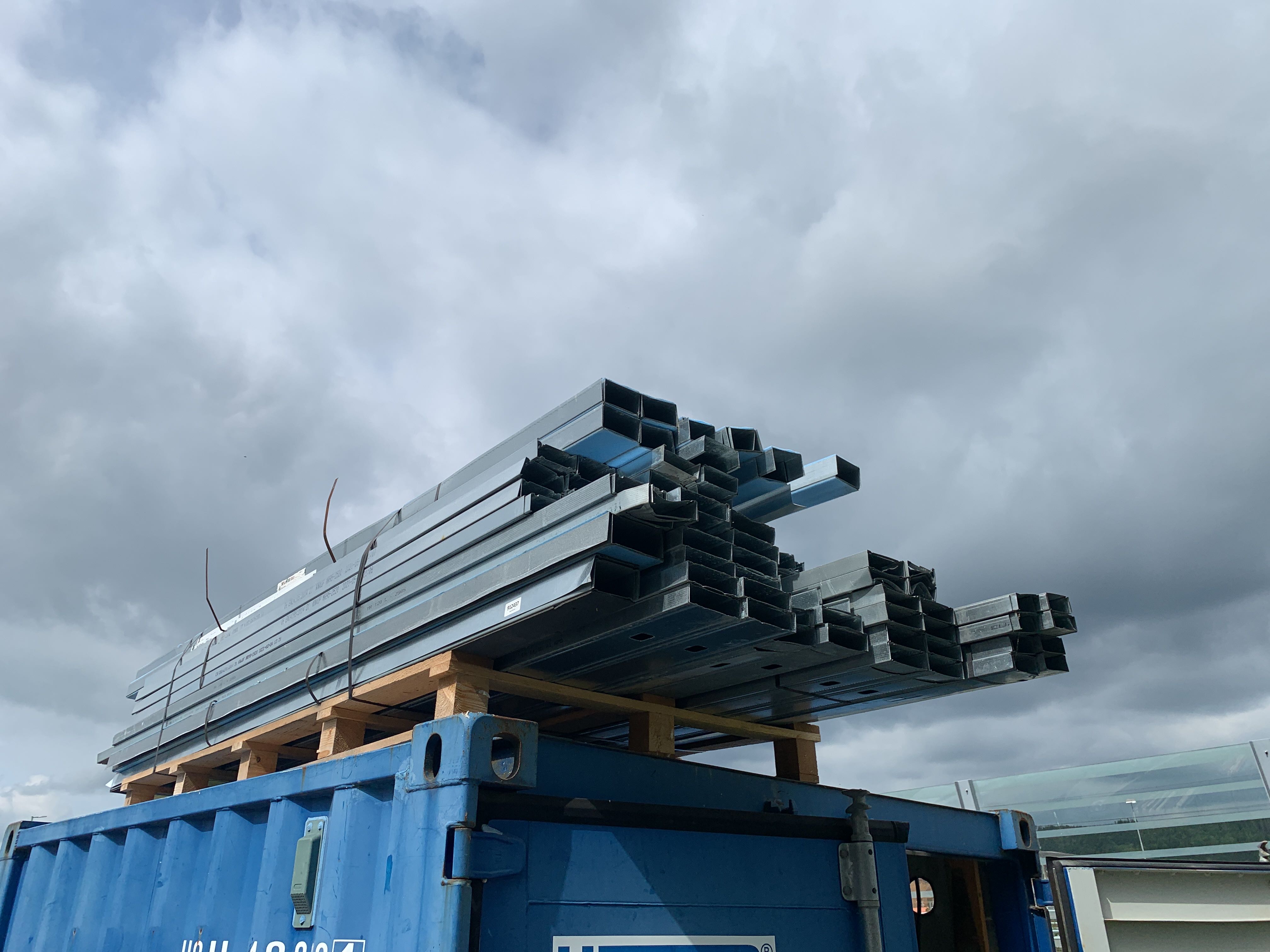 Stool with beams in galvanized iron - PS Auction - We value the future ...