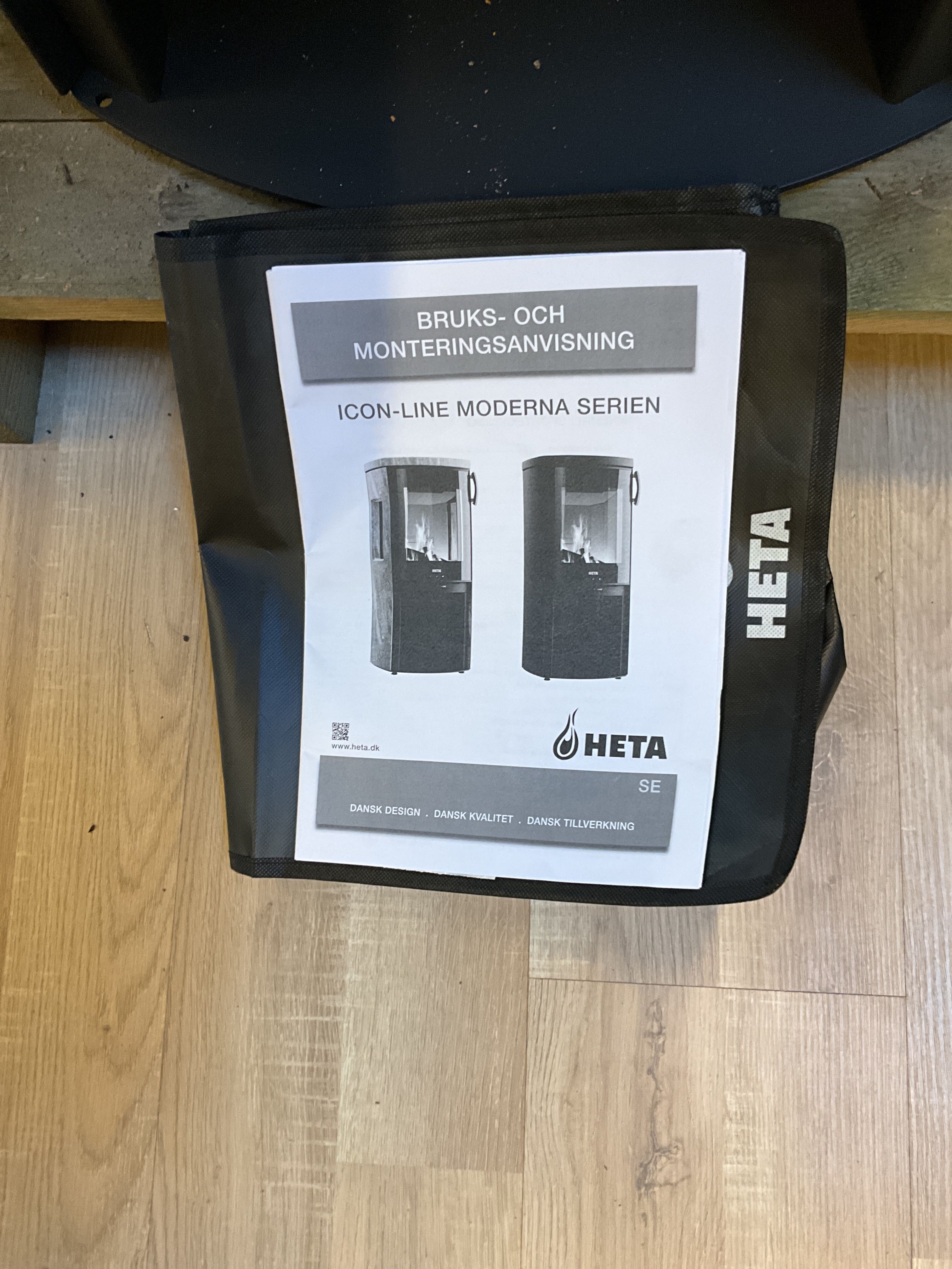 Wood-burning stove HETA Icon-Line - PS Auction - We value the future ...