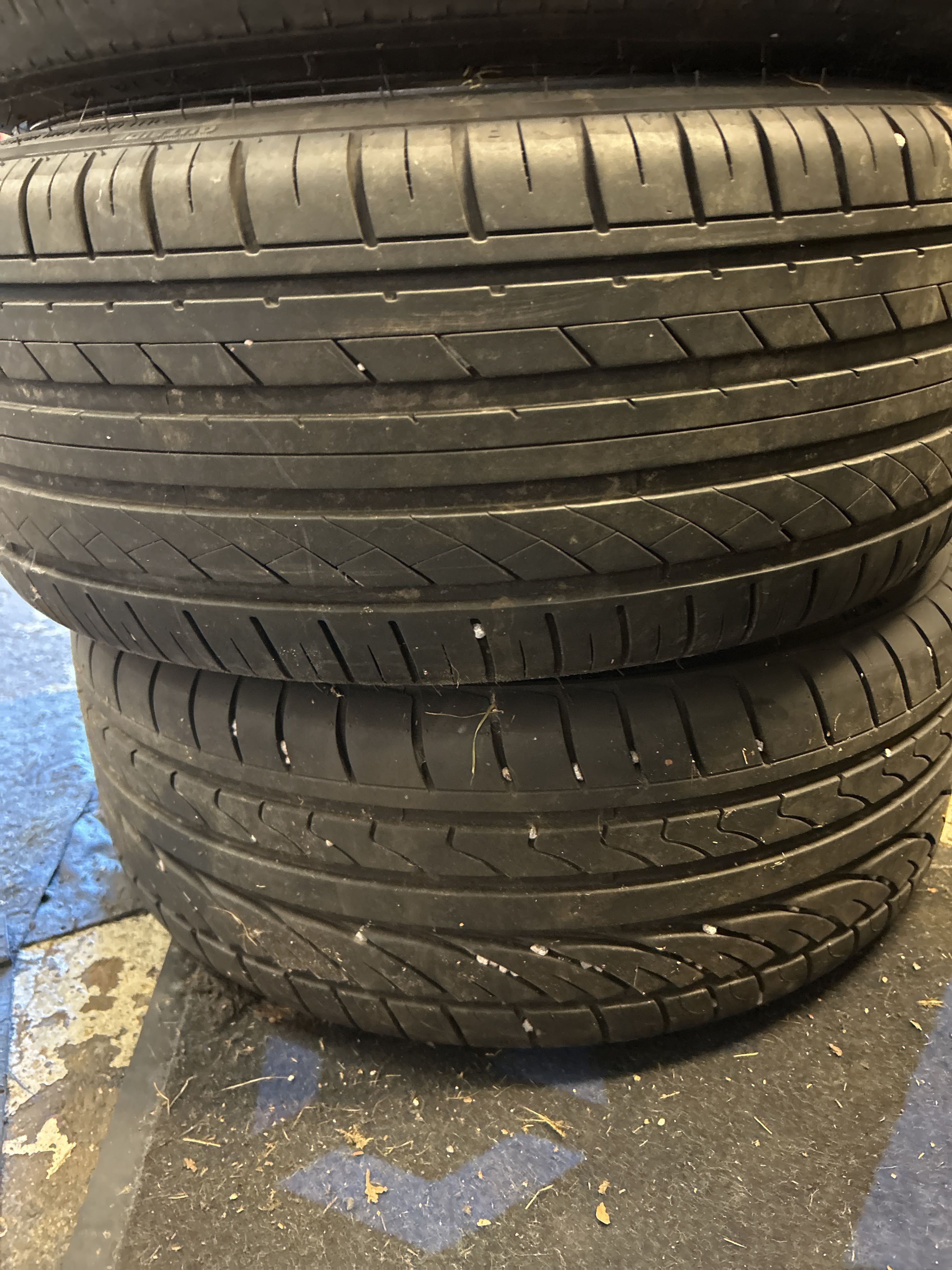 Parti med däck och fälgar - Auktioner online - Nätauktioner ...