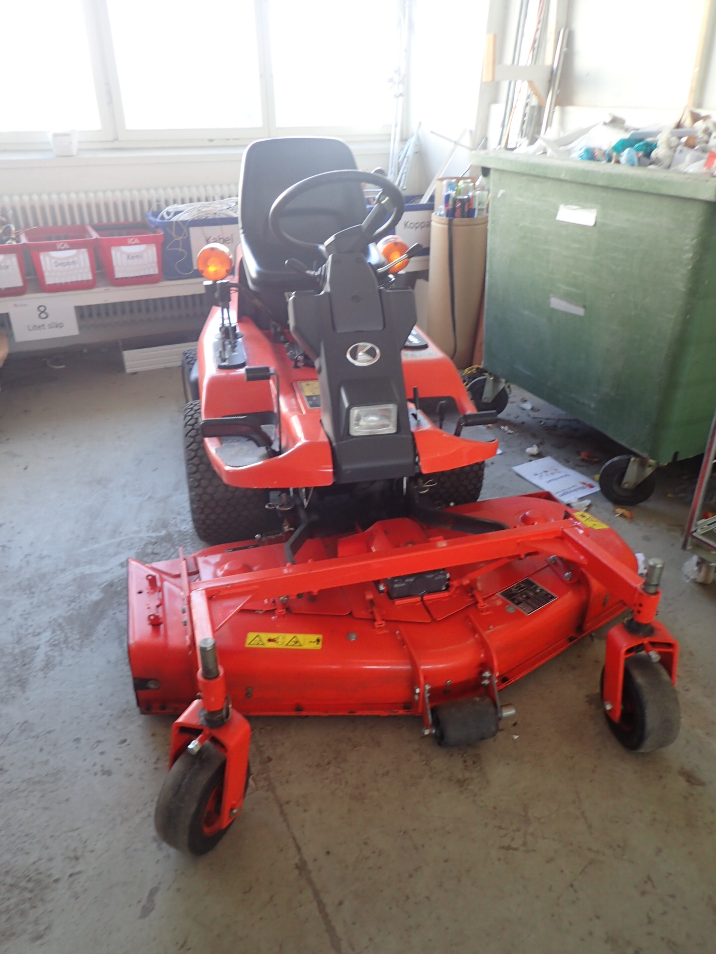 Kubota Riding Lawn Mower F1900 - PS Auction - We value the future ...