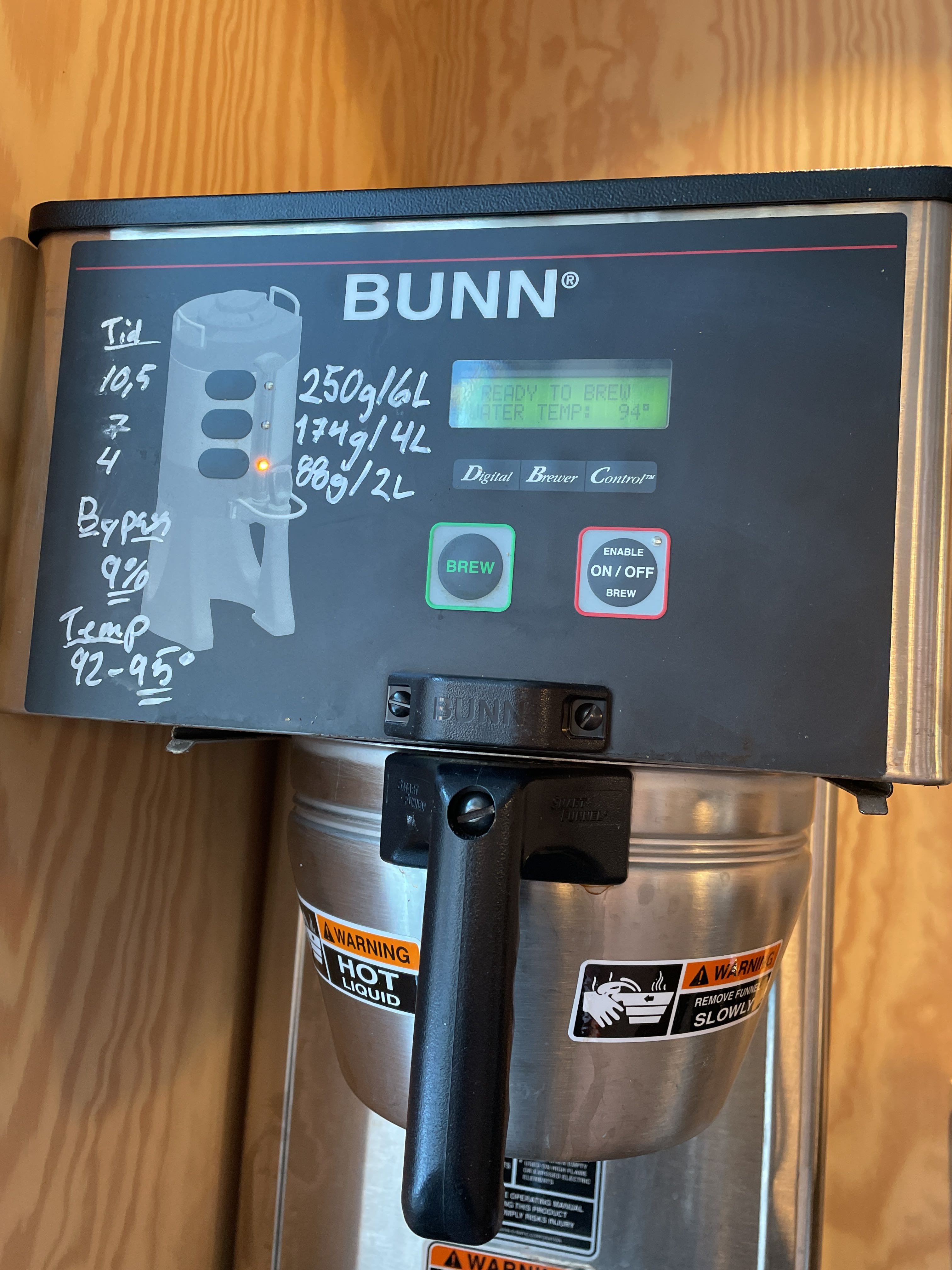 Kaffebryggare Bunn ICB Tower & termosar - Auktioner online ...