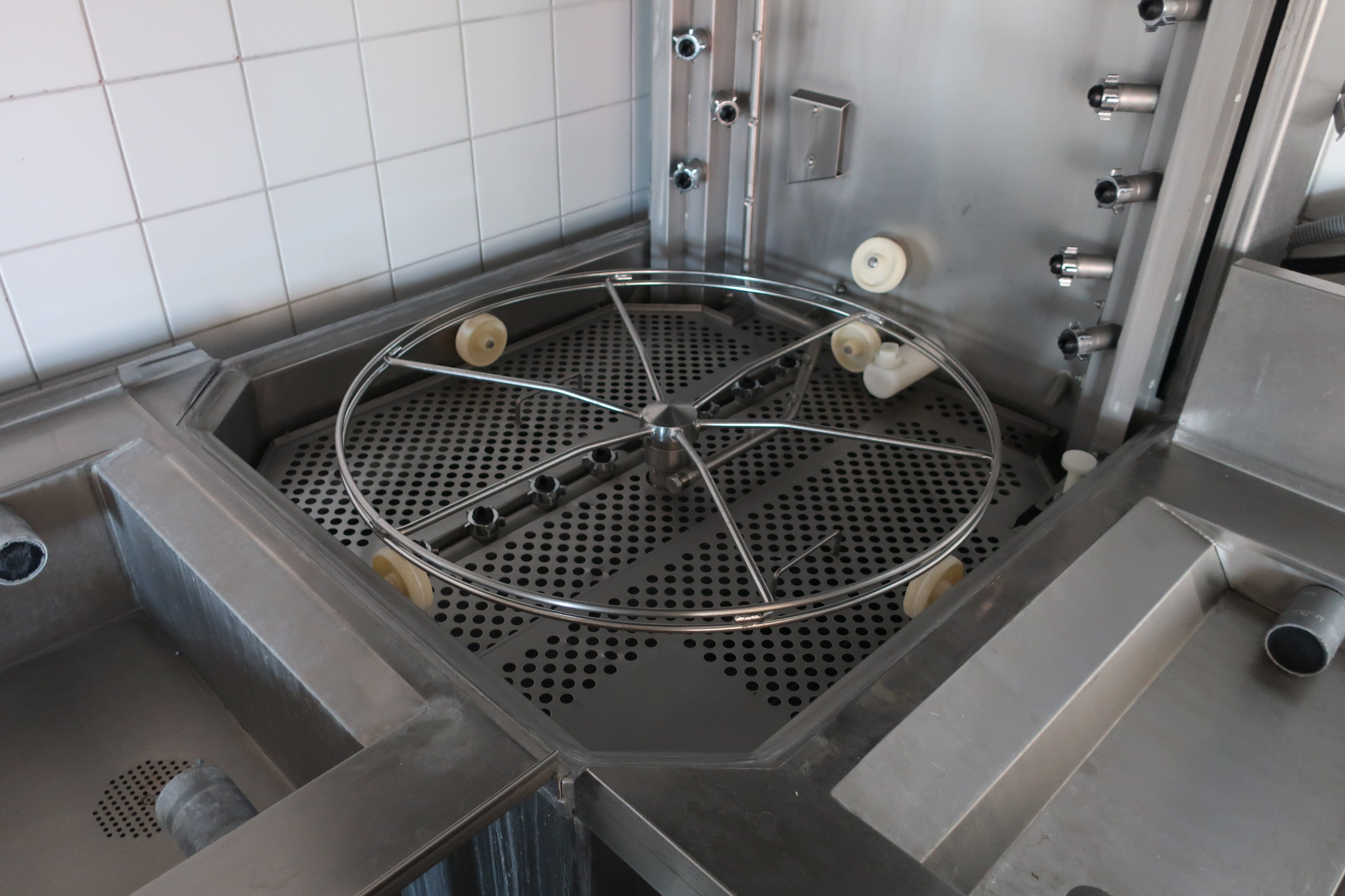 Dishwasher Granuldisk Combi - 2011 - PS Auction - We value the future ...