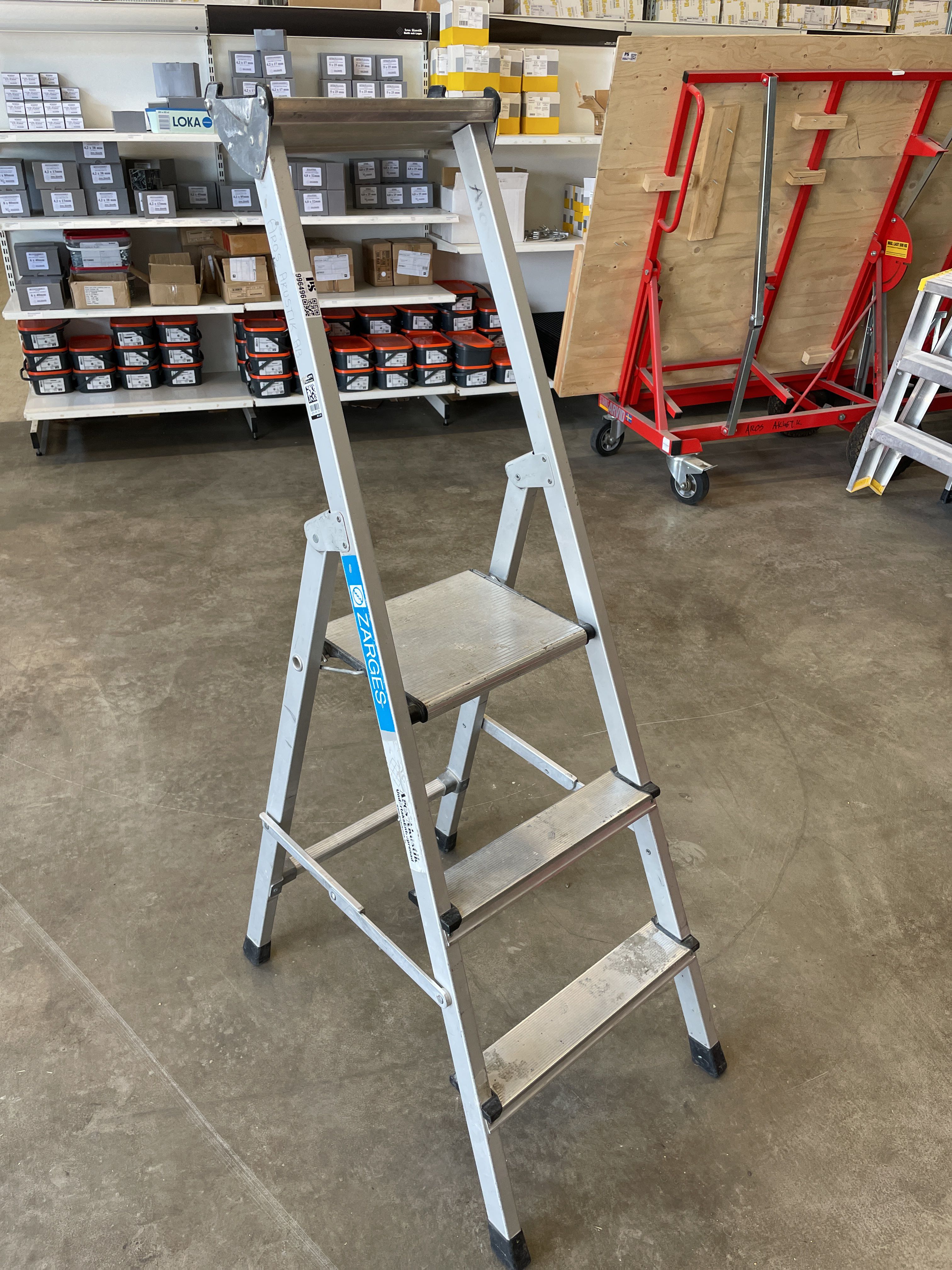 4 box ladders of different brands - PS Auction - We value the future ...