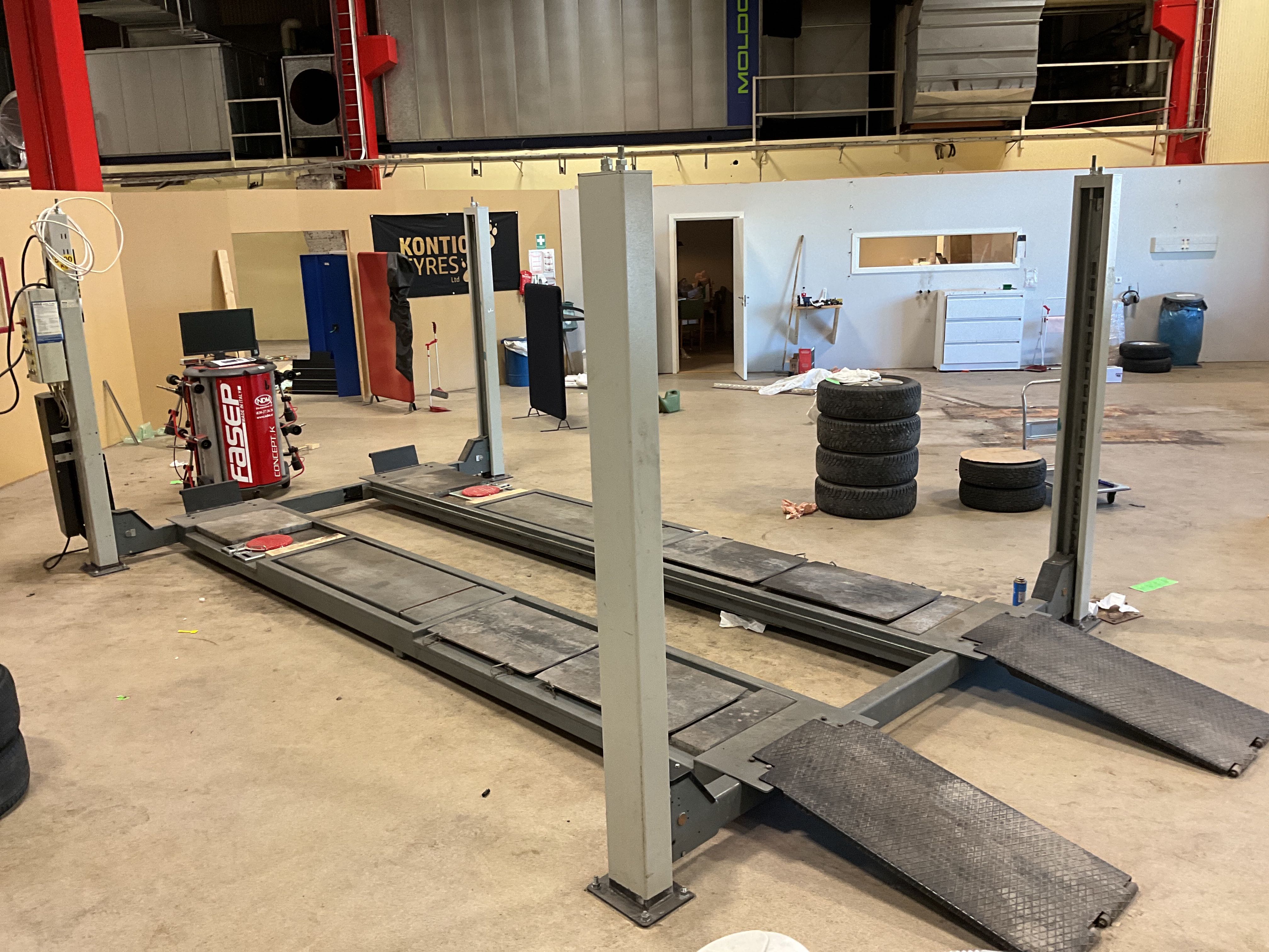 4-pillar lift OMA 526LT-ALT 5-Ton - PS Auction - We value the future ...
