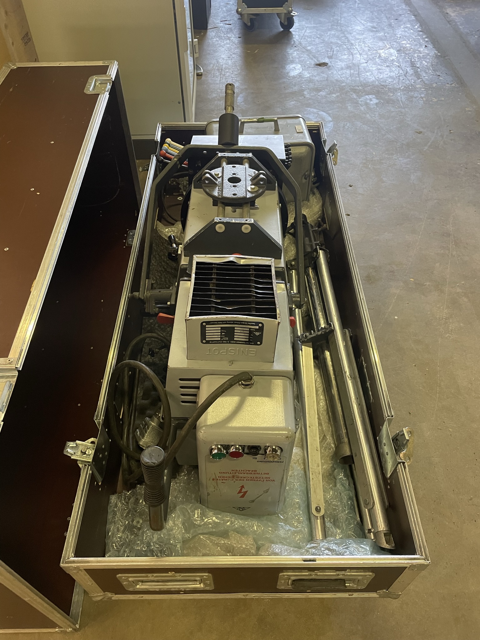 Follow spot 1200W HMI, Niethammer Einspot - PS Auction - We value the ...