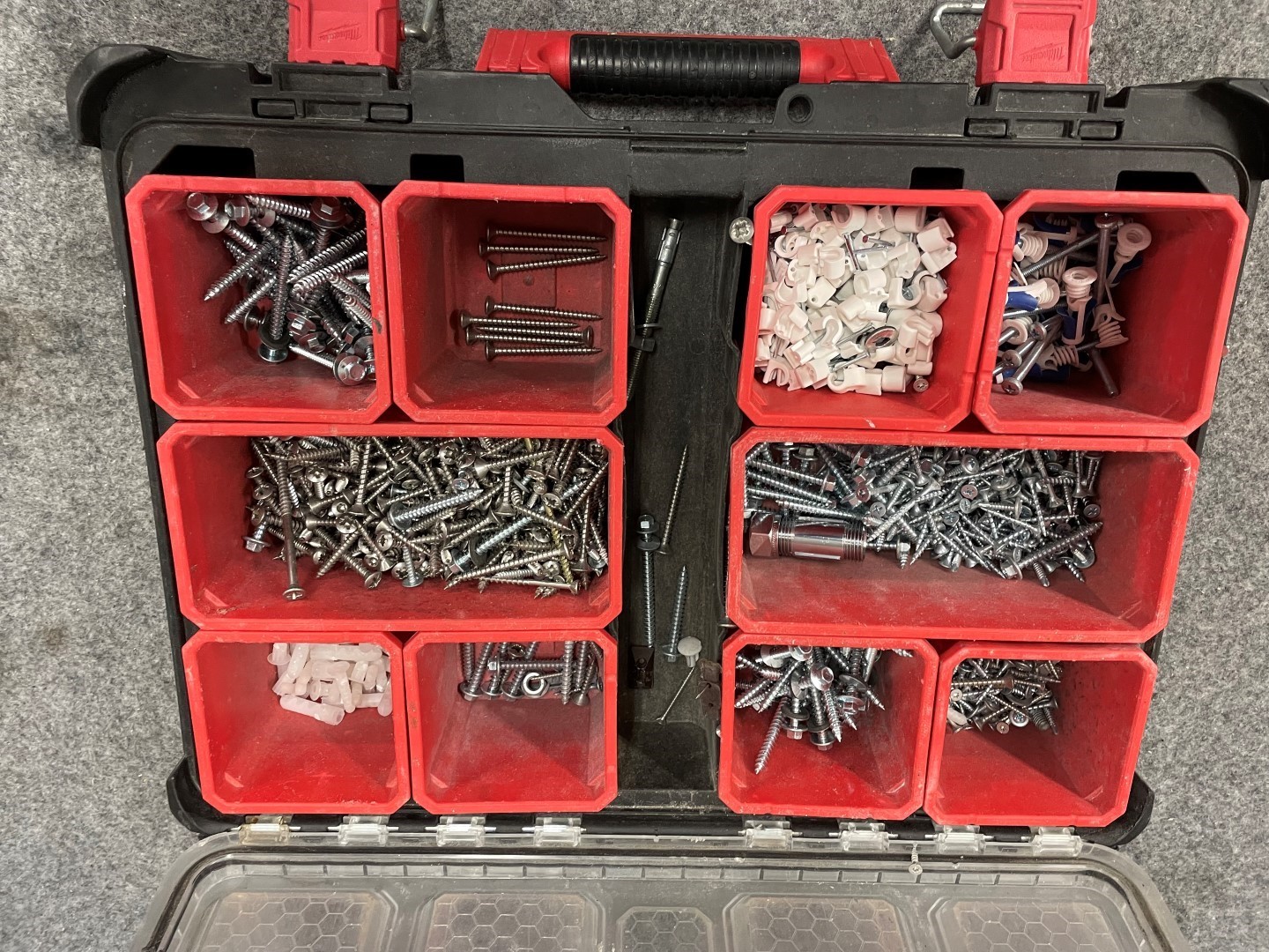 Assortment drawers 7 pcs Milwaukee, wall mounts - PS Auction - We value ...