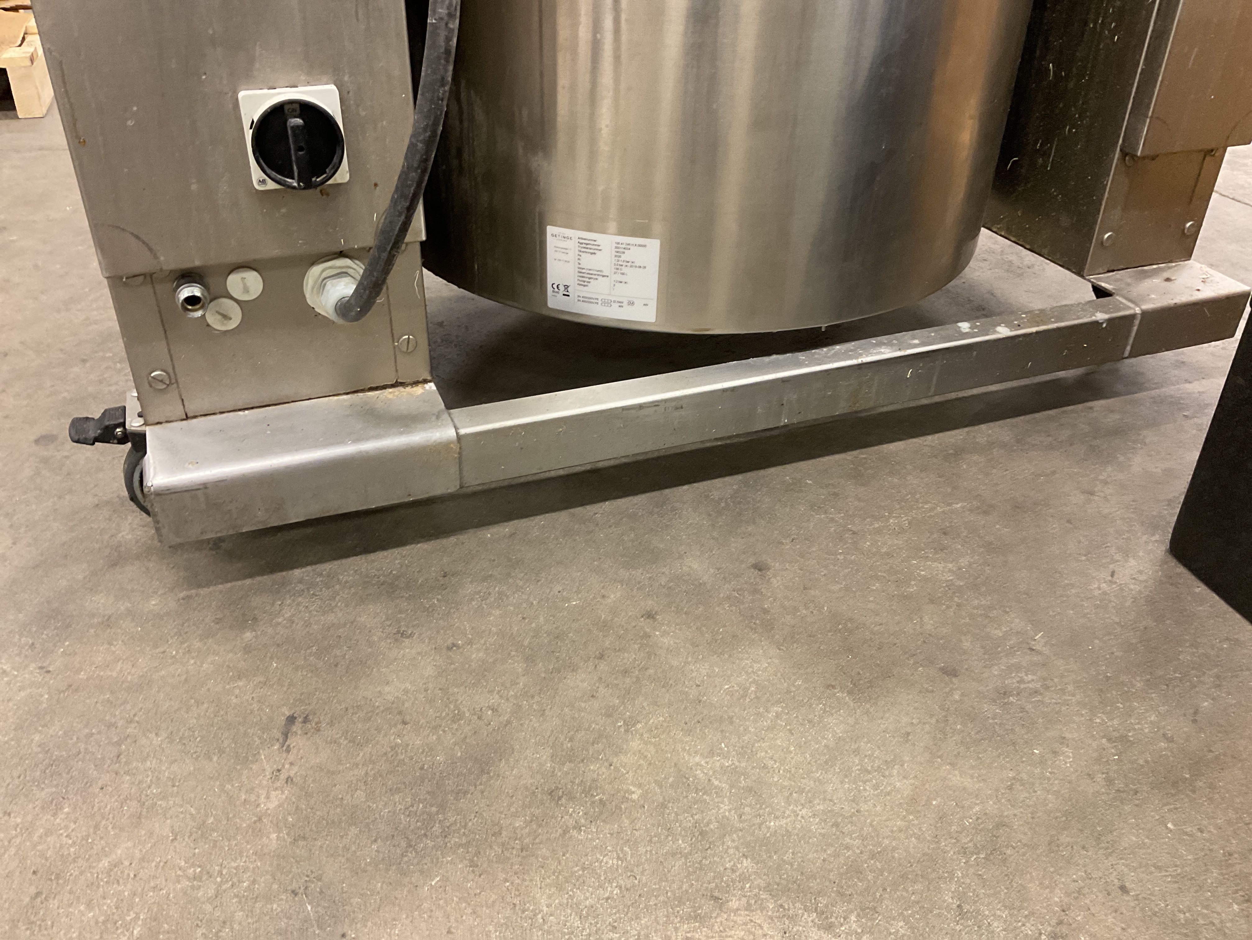 Getinge 100L cooking pot on wheels -2020 - PS Auction - We value the ...