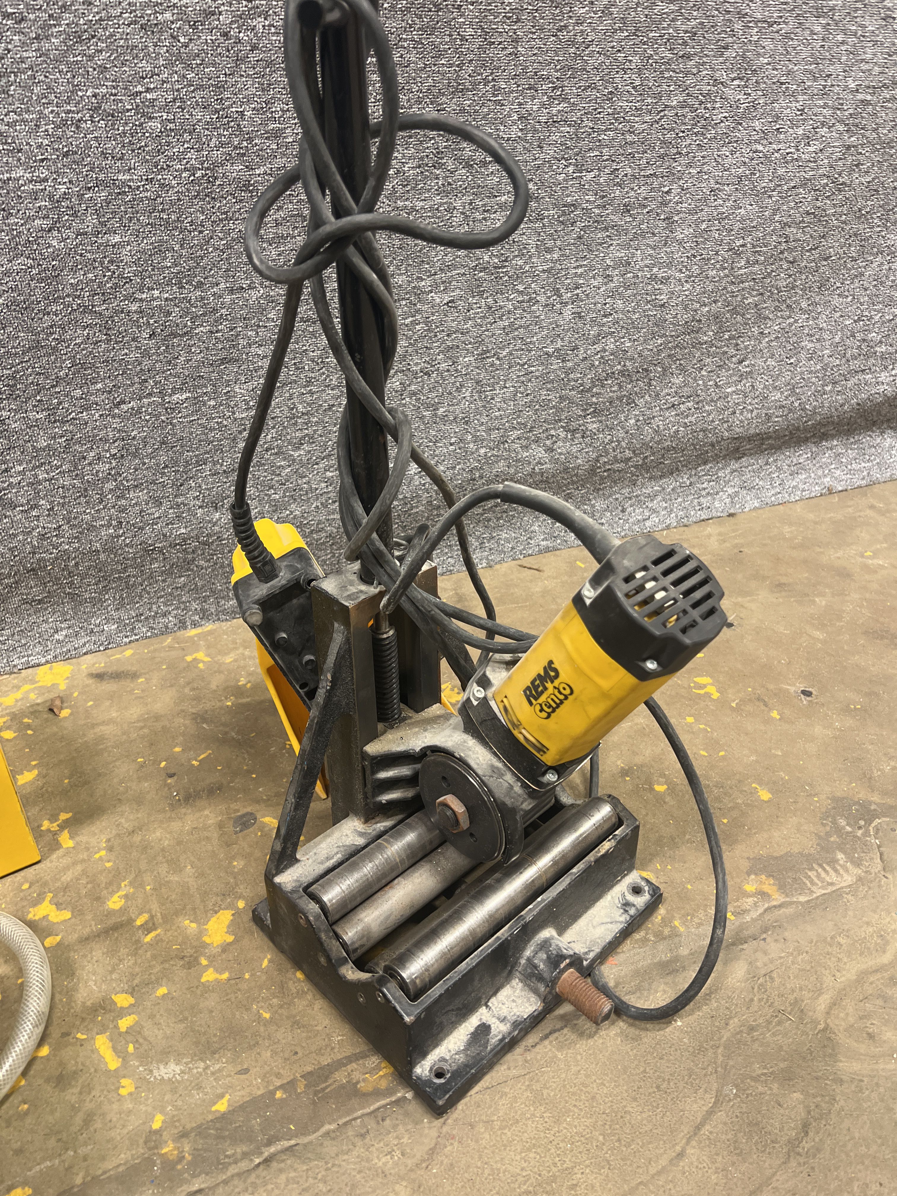 Test pressure pump, pipe cutting machine - REMS, Ironside - PS Auction ...