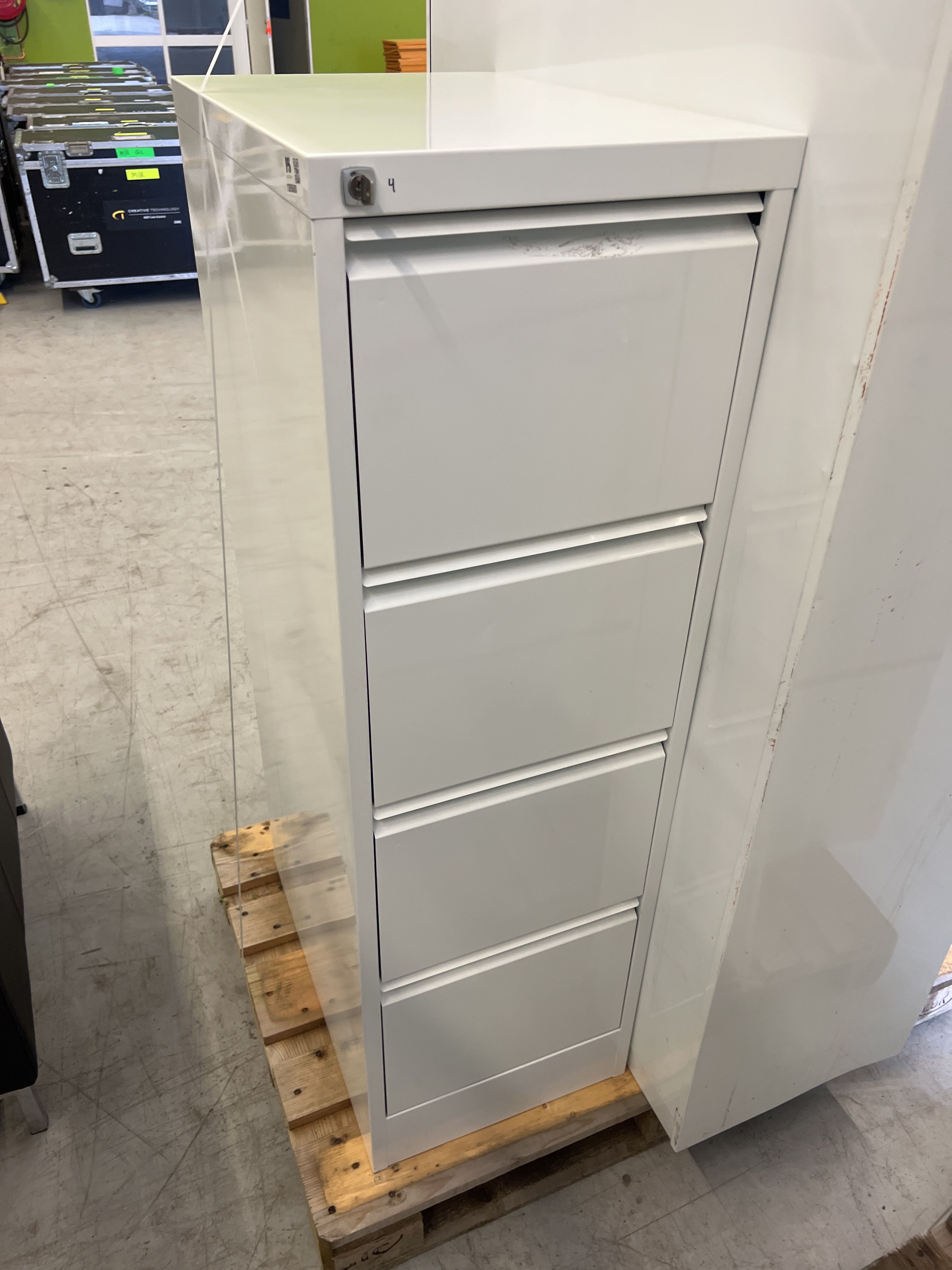 Sheet metal cabinets and filing cabinets - PS Auction - We value the ...