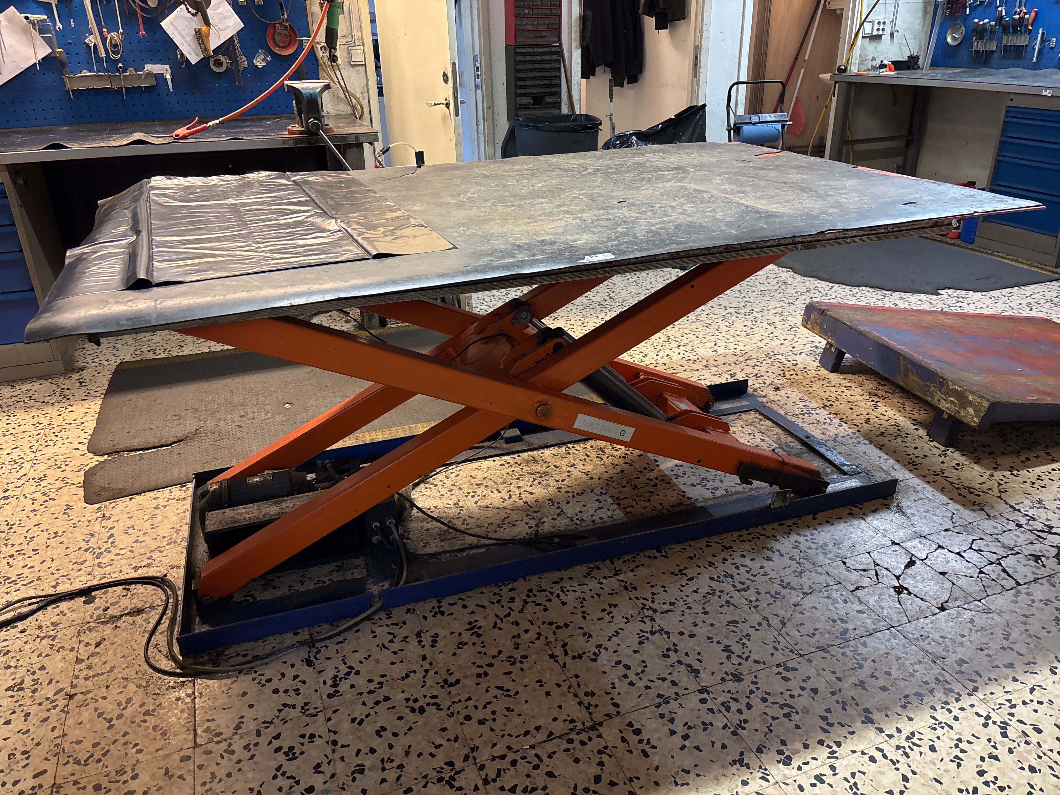 Lyftbord med ramp 800 kg - Edmo Lift - Auktioner online - Nätauktioner ...