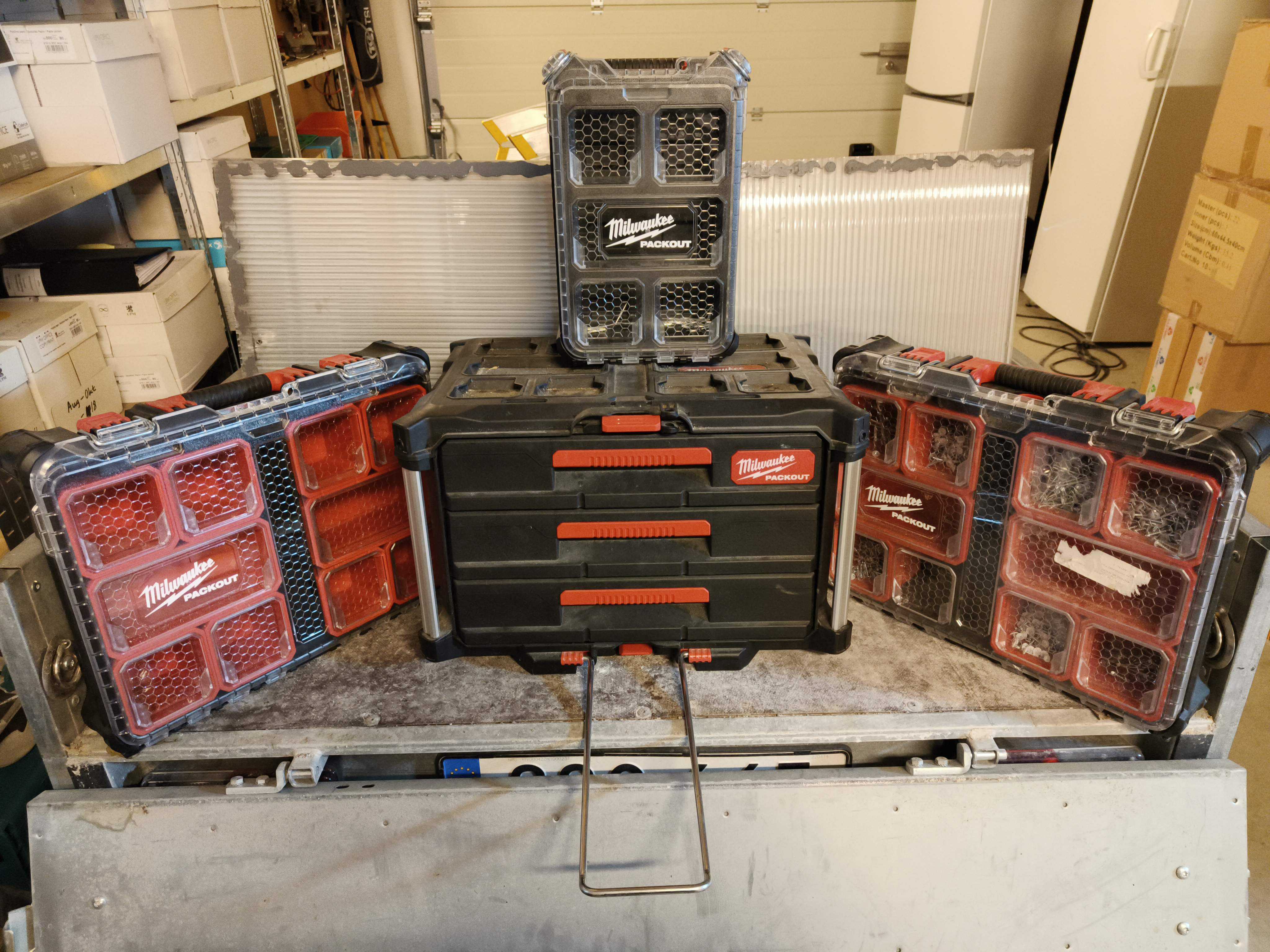 Sortiment / Förvaringslådor Milwaukee Packout - Auktioner online ...