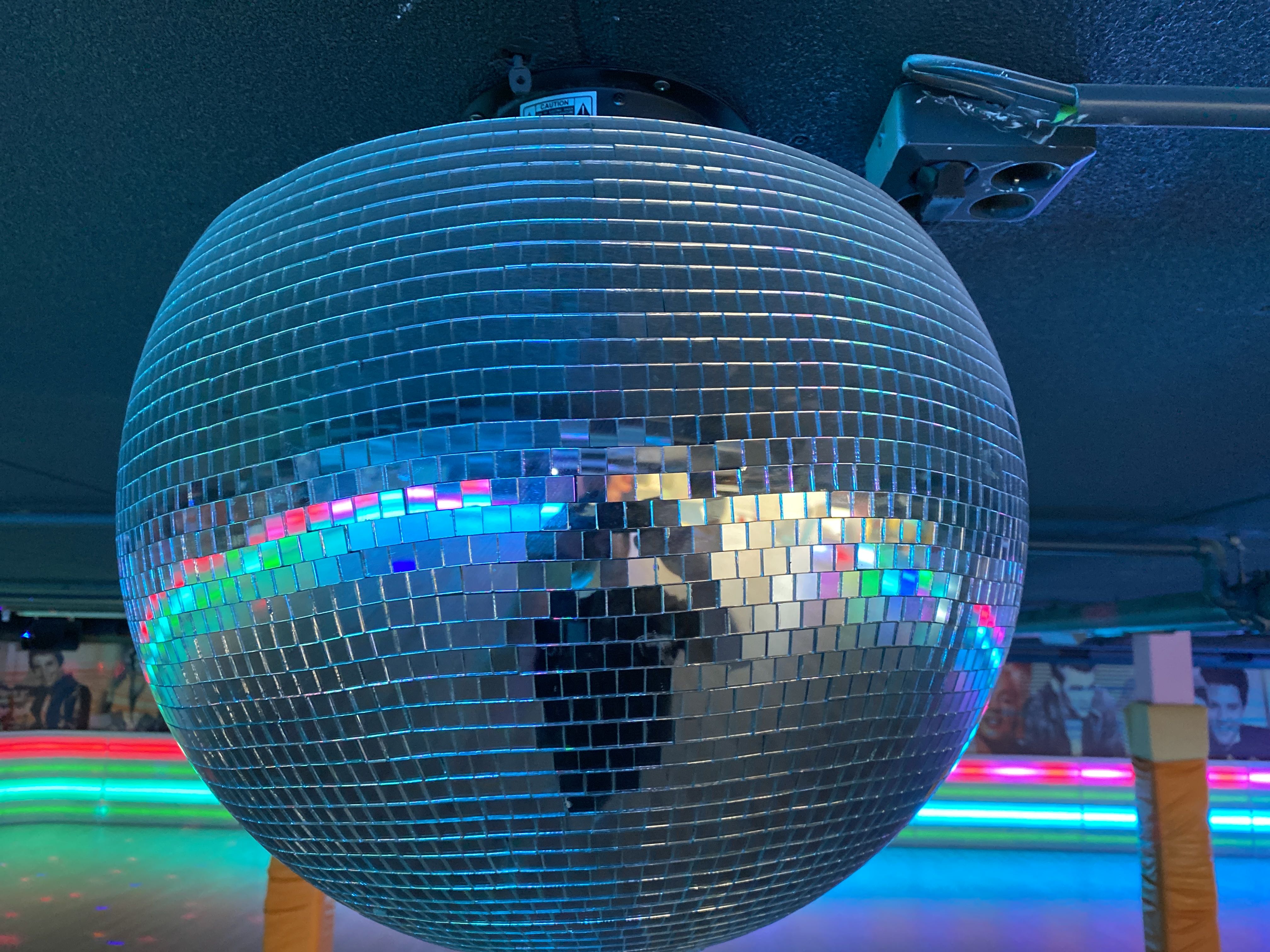 Discoboll och strobe - Auktioner online - Nätauktioner ...