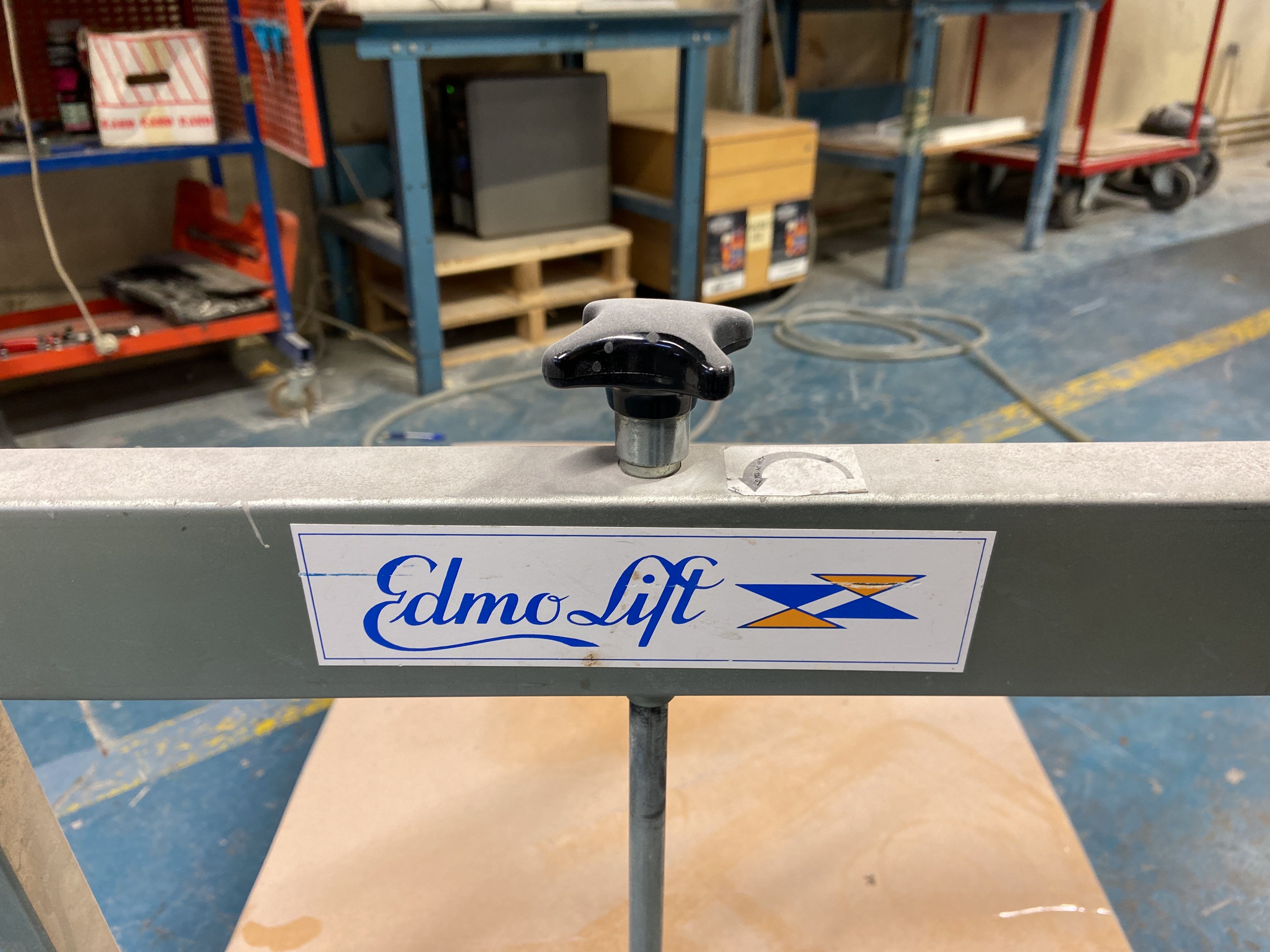 Lifting table on wheels Edmo Lift - PS Auction - We value the future ...