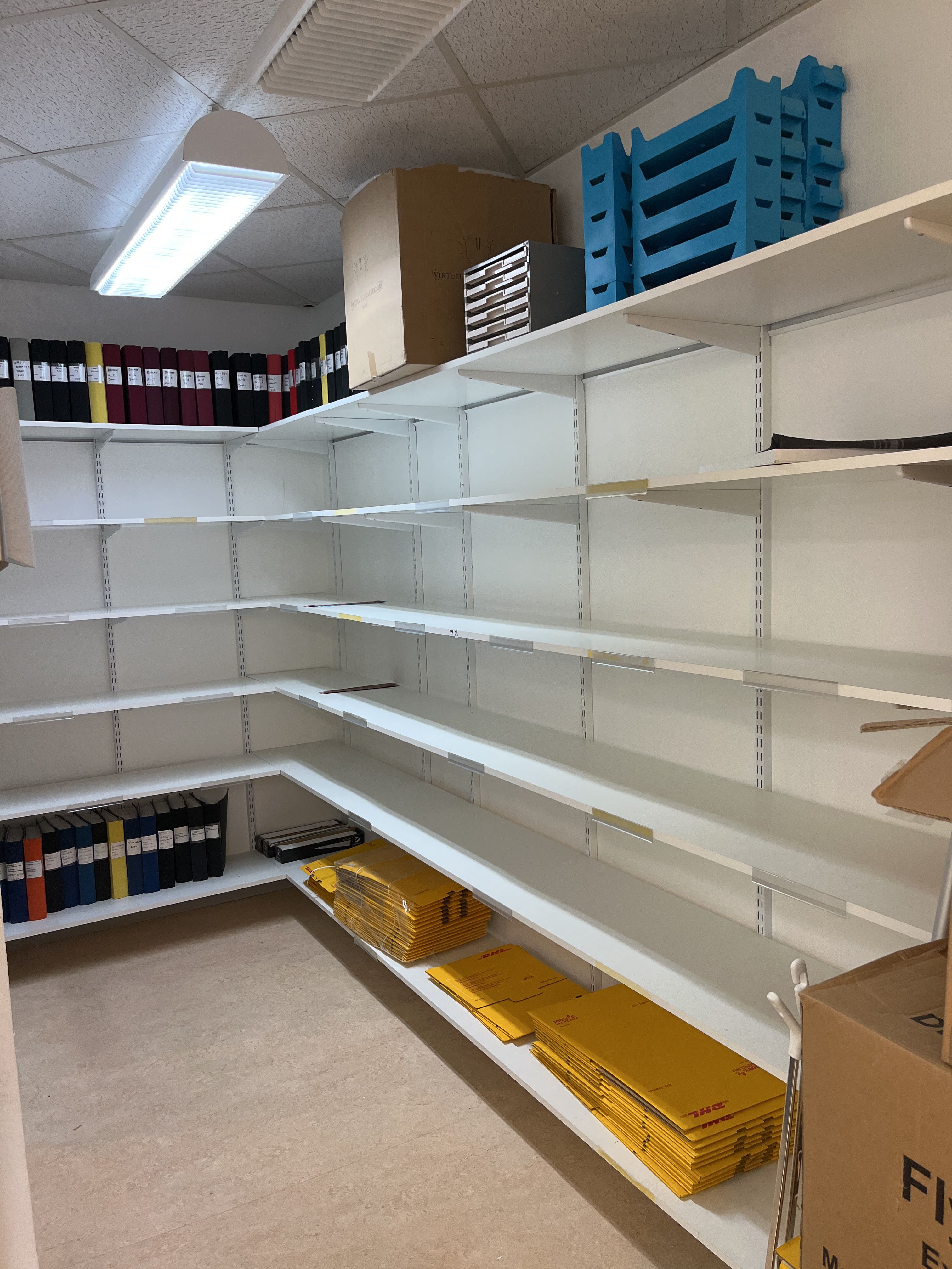 Hyllsystem 8st sektioner - Auktioner online - Nätauktioner ...