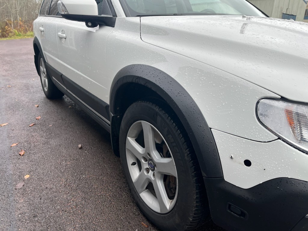 Volvo XC70 D5 AWD ( polisfordon)(reparationsobjekt) 2016 - Auktioner ...