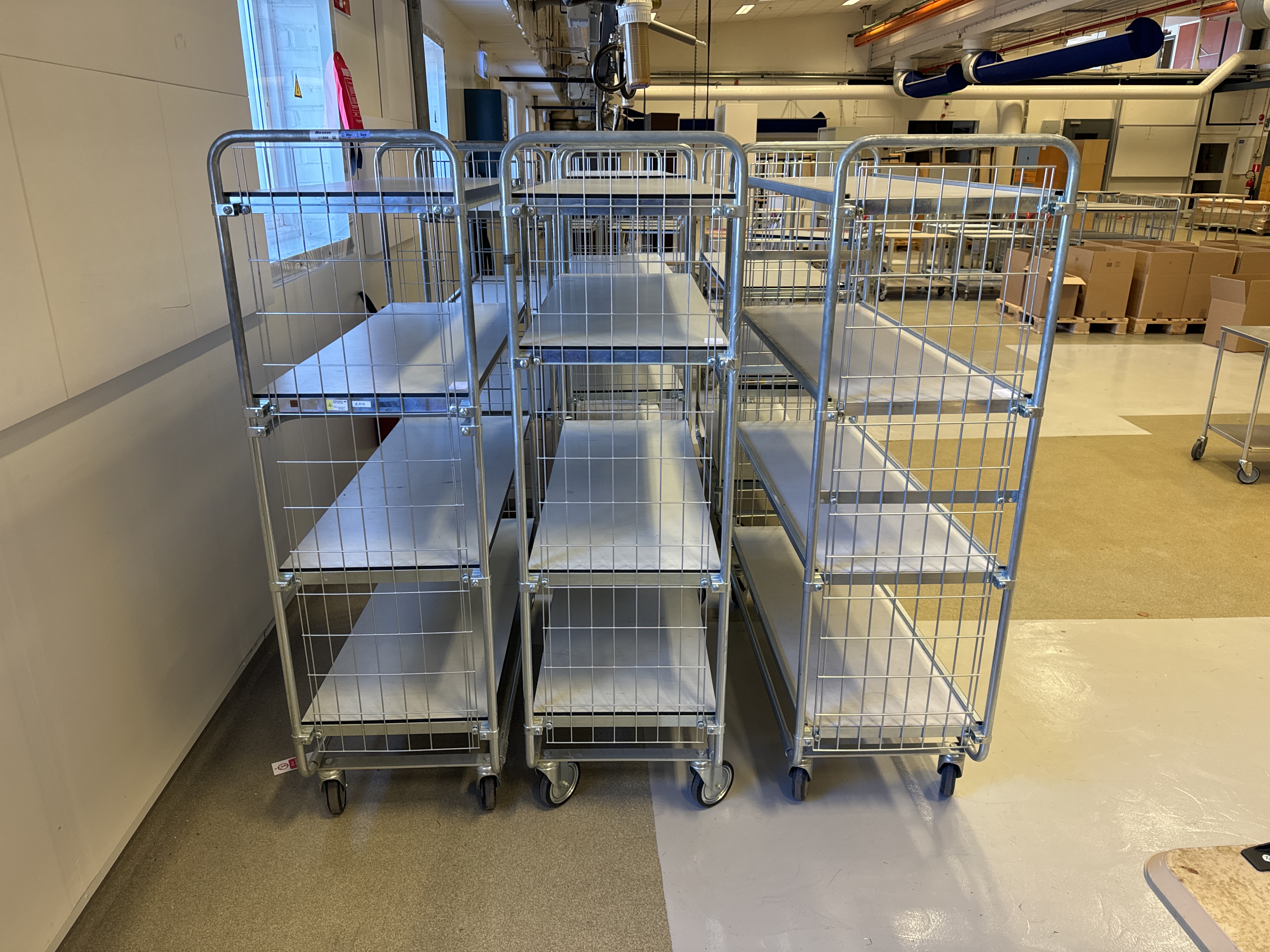 Helgevagnen / Ergobjörn lager / transport vagnar, 6 st - Auktioner ...