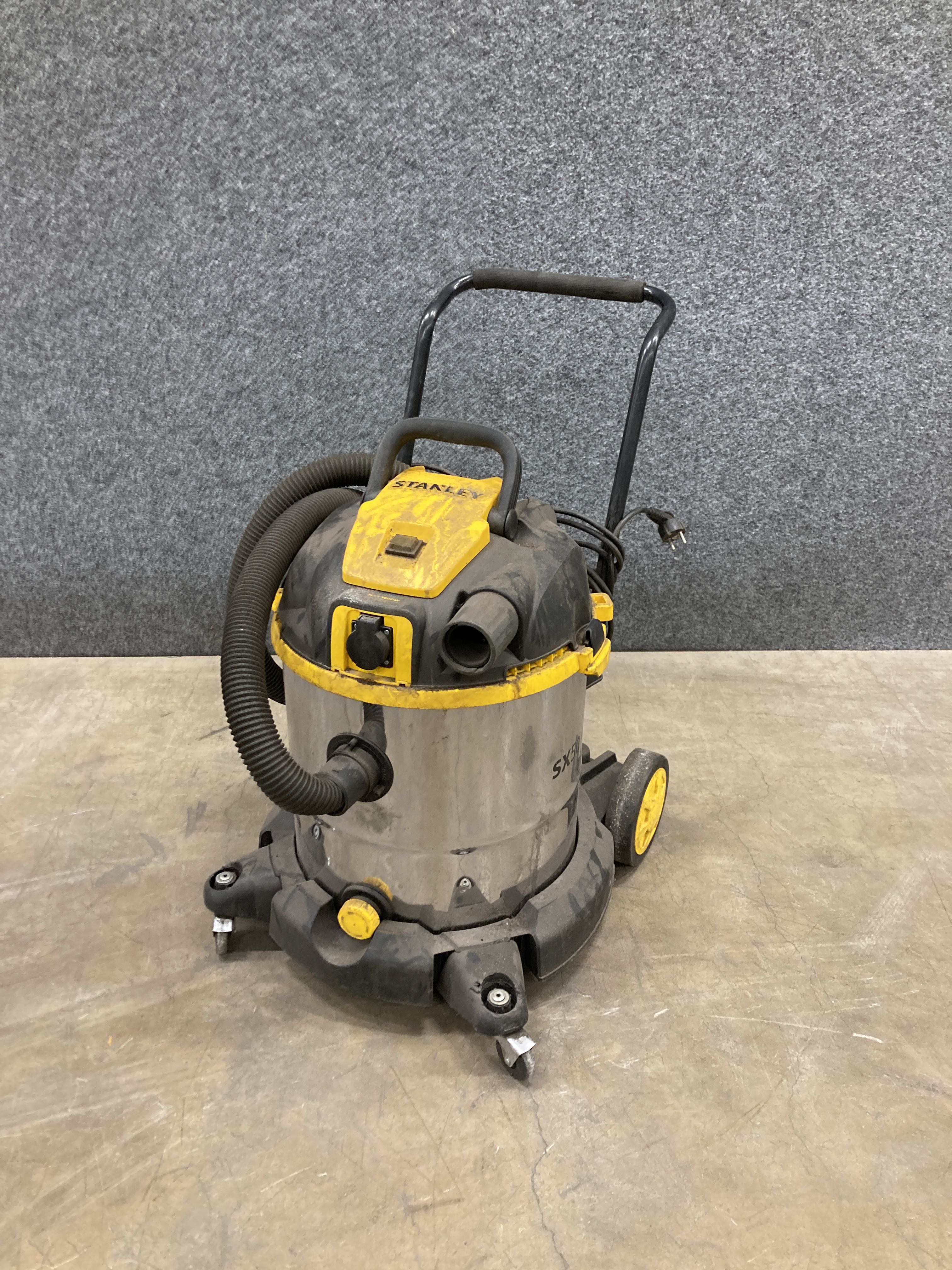 Grovdammsugare Stanley SXVC50XTDE - Wet&Dry - Auktioner online ...