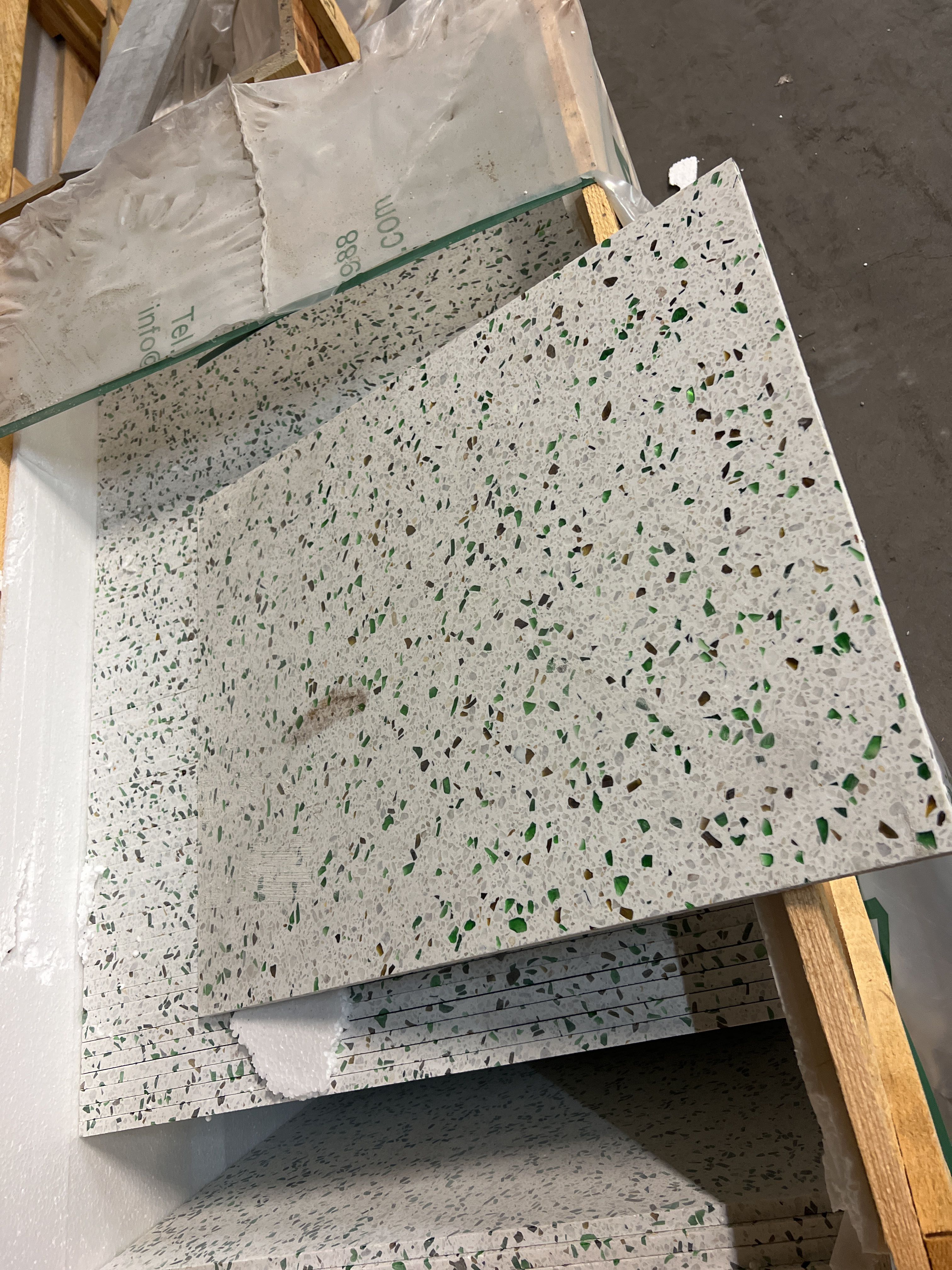 Stone slabs, approx. 450 pieces - PS Auction - We value the future ...