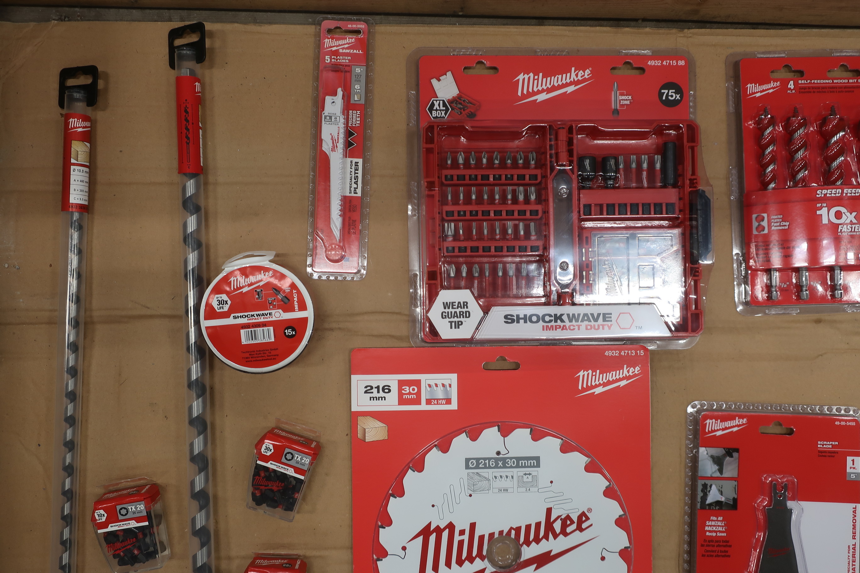 Assortment of tools Milwaukee - PS Auction - We value the future ...