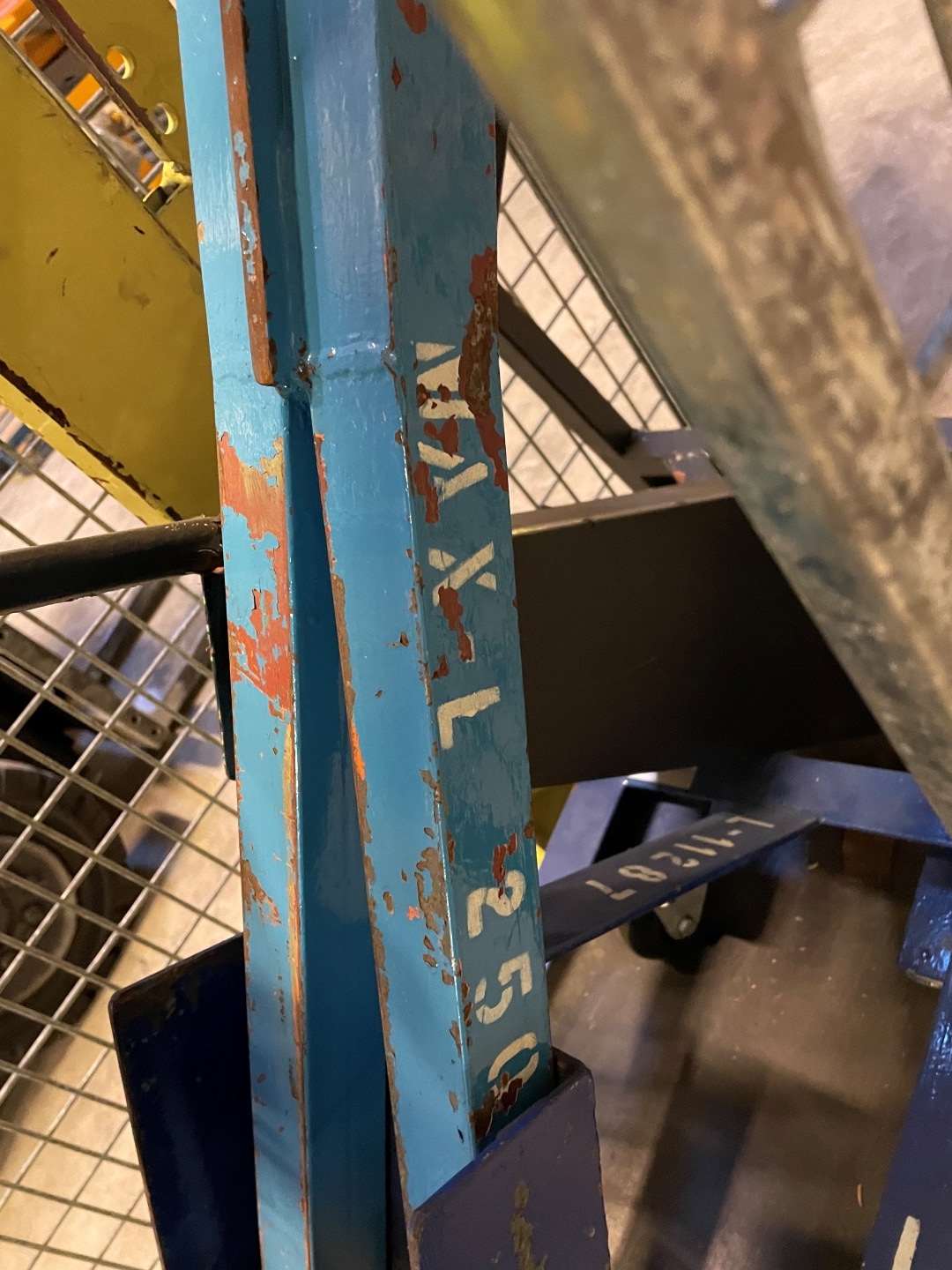 Lifting device for outlet nozzles - PS Auction - We value the future ...
