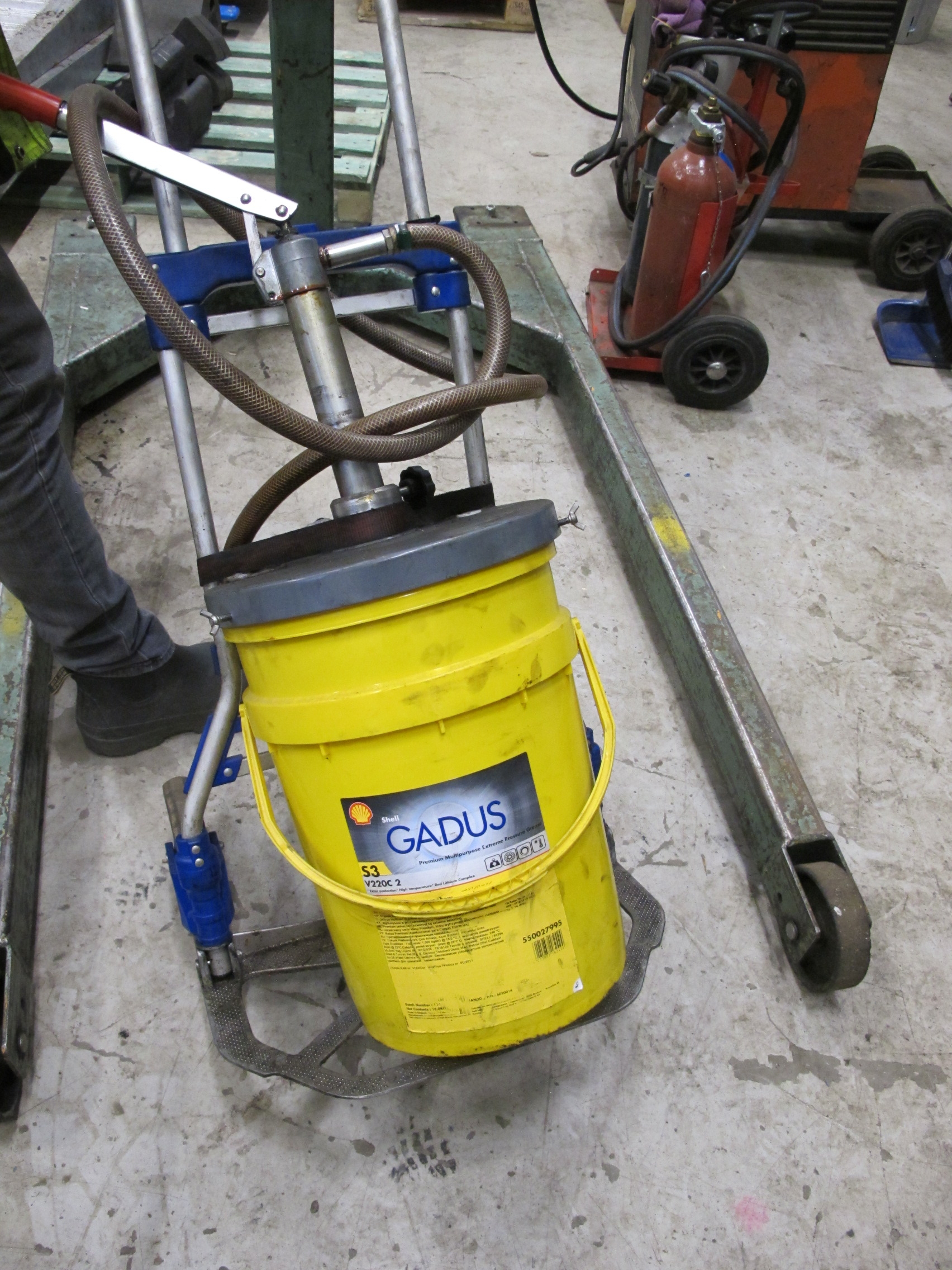 Fetthinks pump med vagn - Auktioner online - Nätauktioner ...