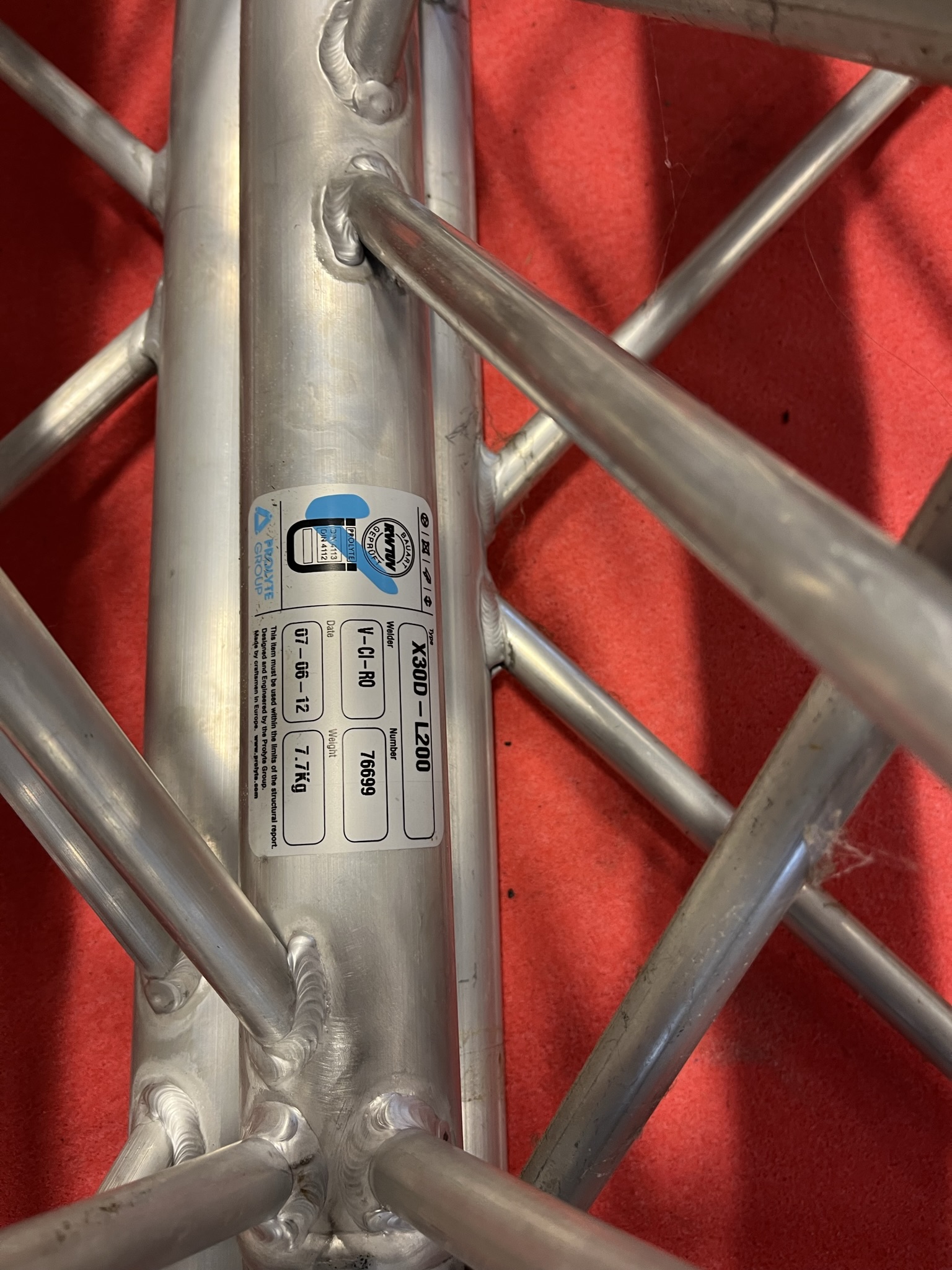 Truss x30D ihopsatt - Auktioner online - Nätauktioner ...