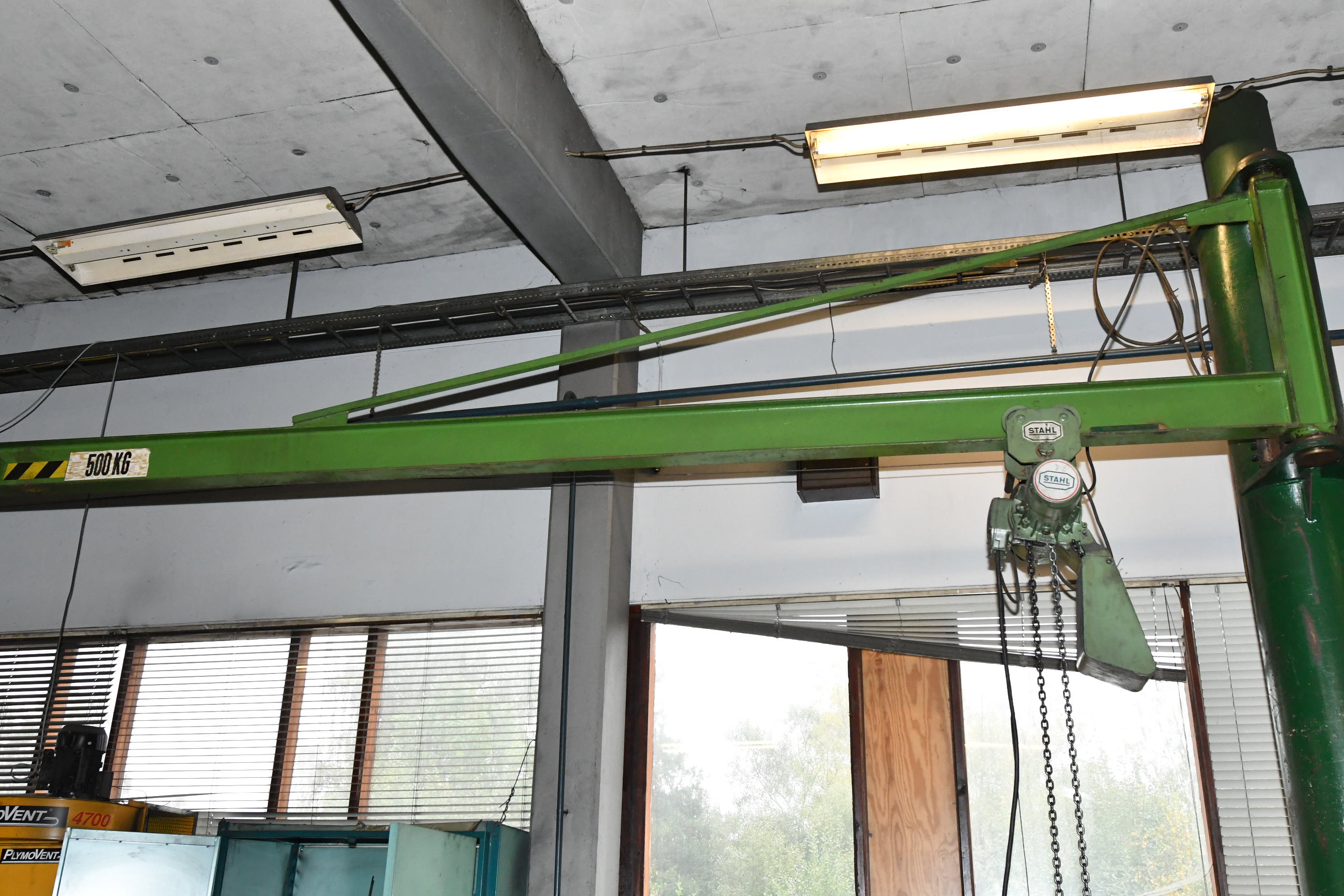 Svängpelarkran med telfer - Auktioner online - Nätauktioner ...