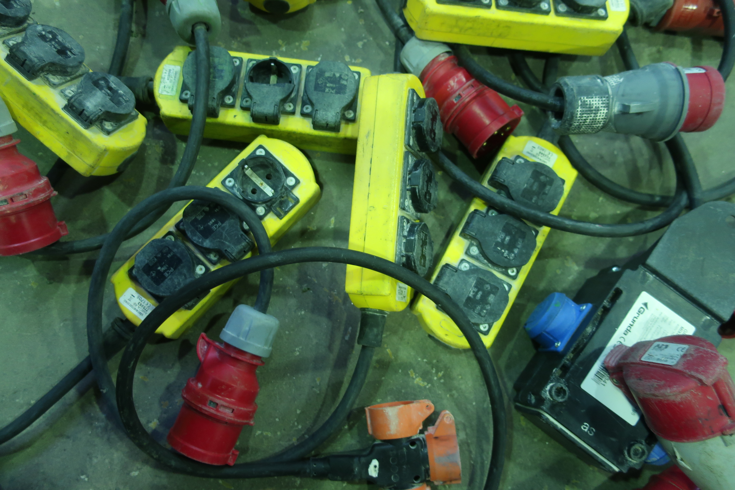 Junction boxes 16A / 220 - PS Auction - We value the future - Largest ...