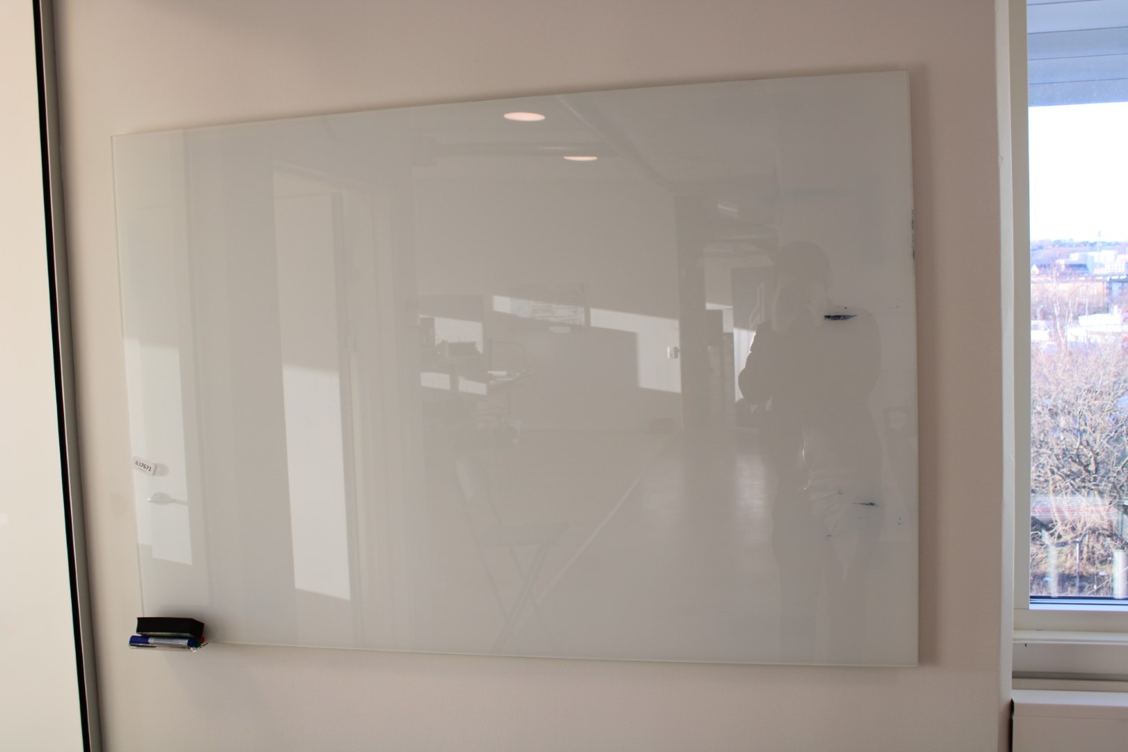 Whiteboardtavla i glas 148x100cm - PS Auction - We value the future ...