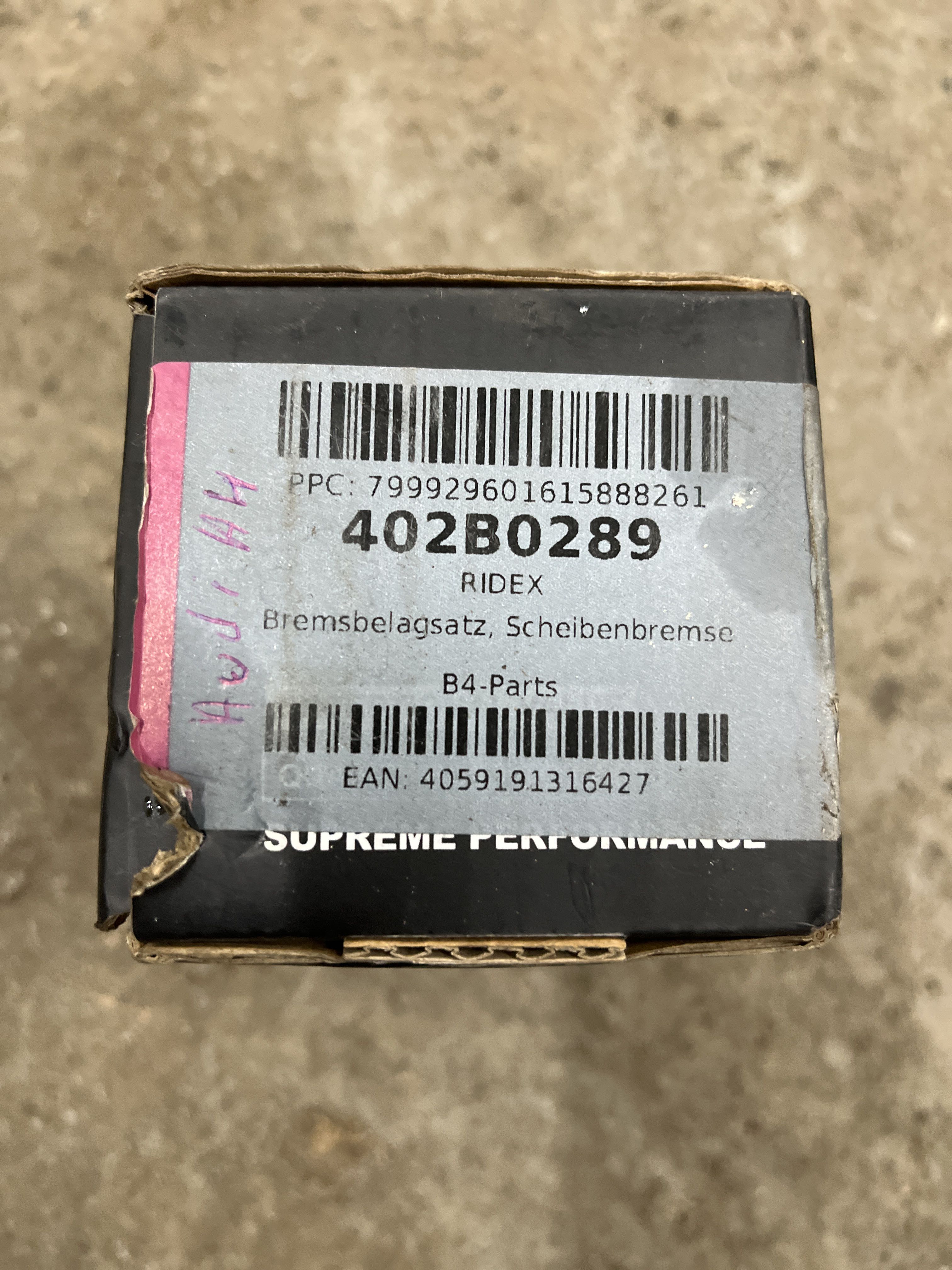 Diverse reservdelar bilar, vattenpump, kamremssats med mera - Auktioner ...