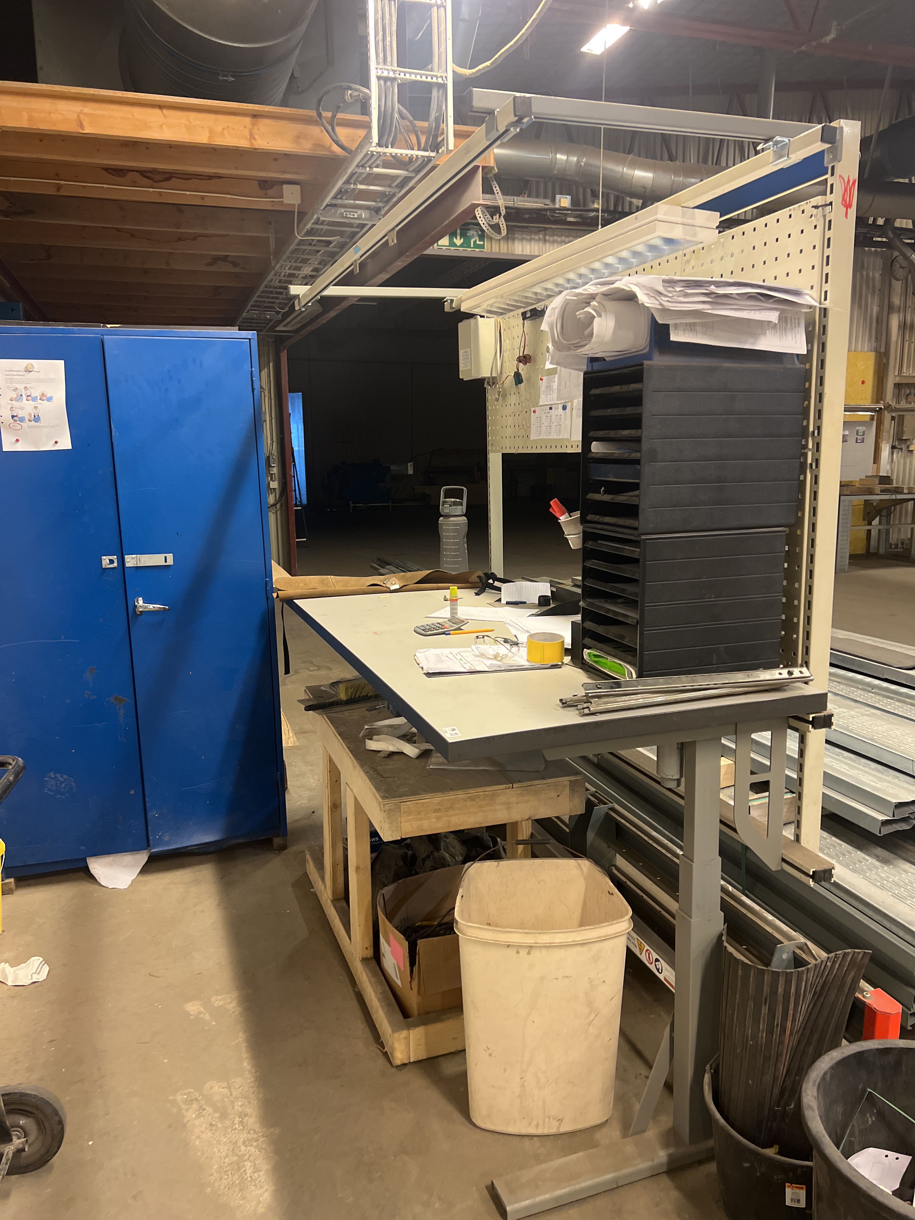 Raised & Lowerable Work Desk including metal cabinet - PS Auction - We ...