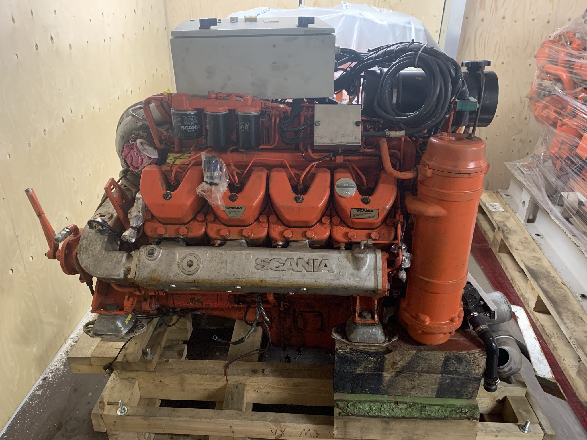 Main machines Scania DSI 14 with hydraulic pump - PS Auction - We value ...