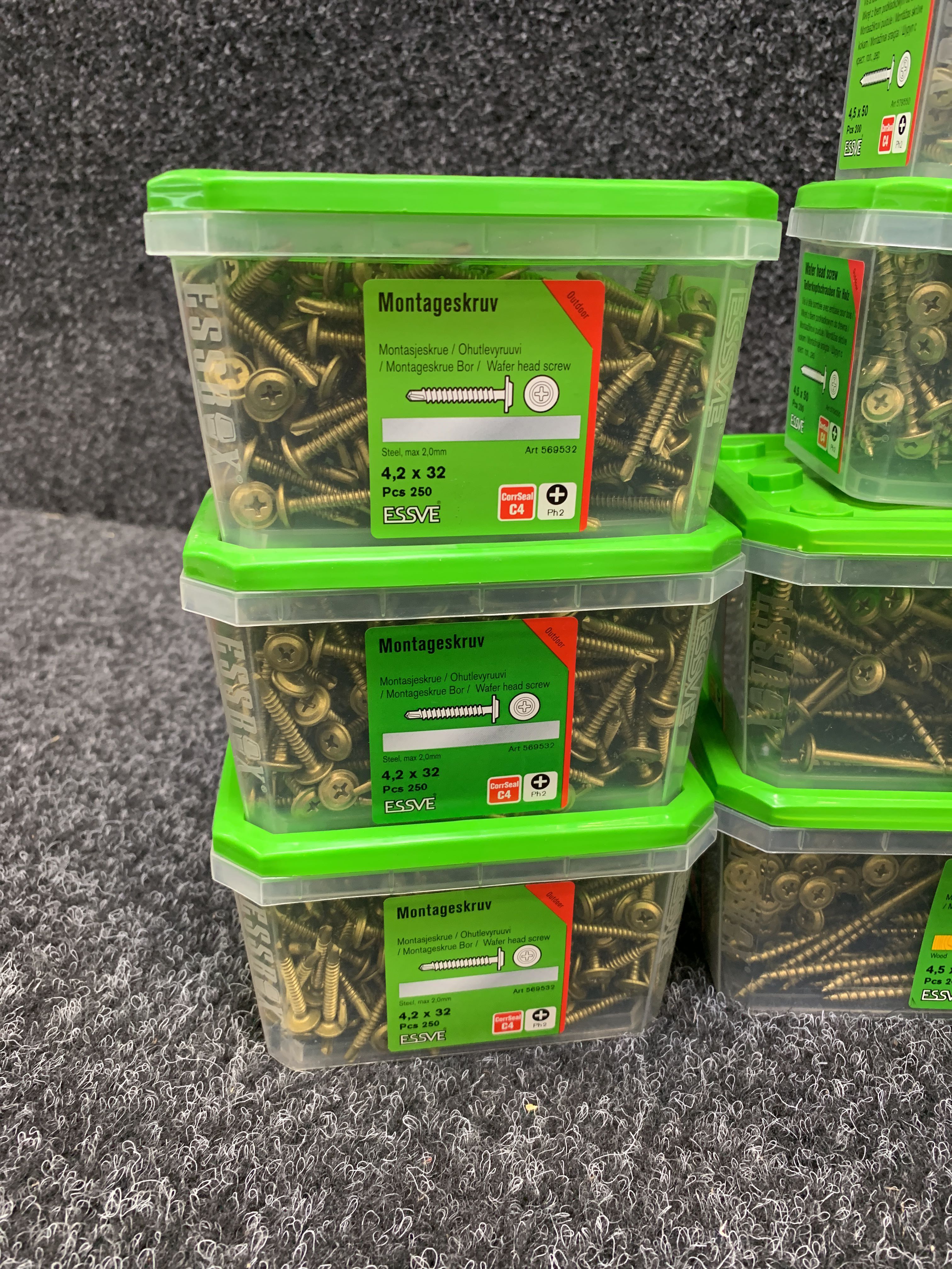 Sortiment med montageskruv Essve - Auktioner online - Nätauktioner ...