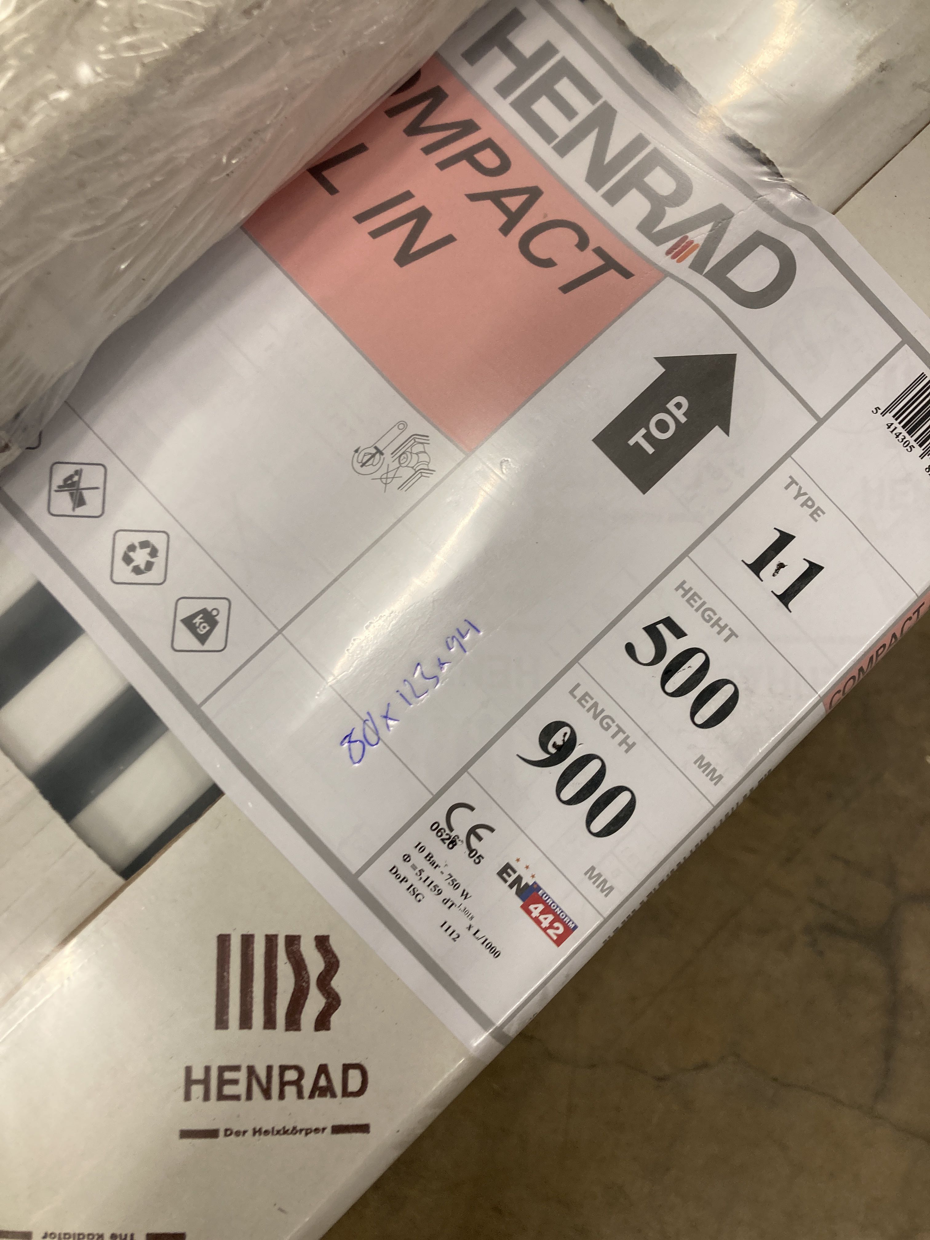 15 st Radiatorer Henrad Compact All In 11 500x900 mm - Auktioner online ...