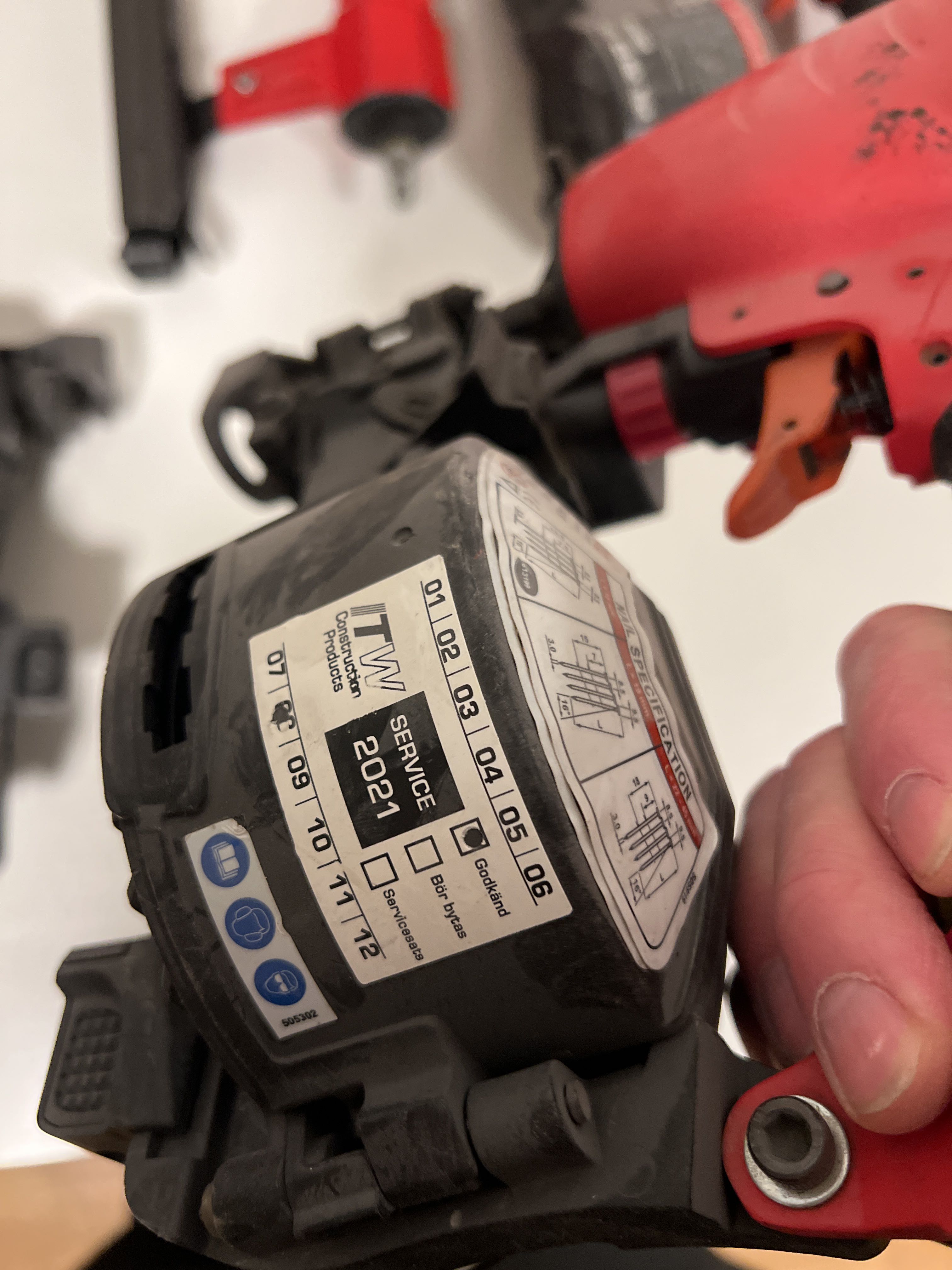 Pneumatic nail guns 8 Duo-fast, Superstapler and Haubold - PS Auction ...