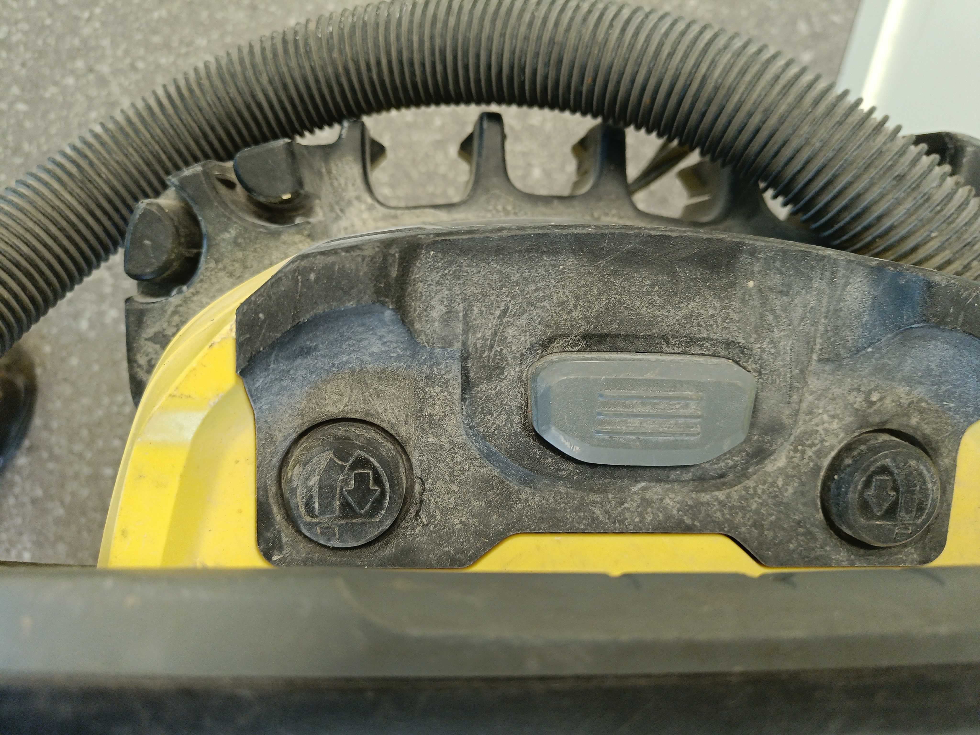 Industrial vacuum cleaner Kärcher WD5 - PS Auction - We value the ...